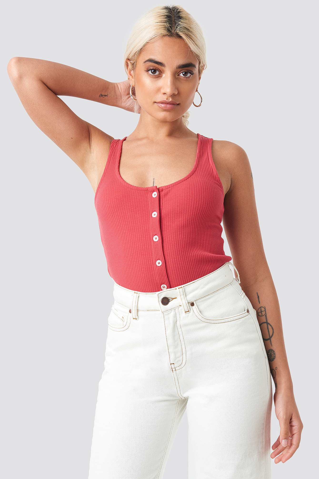 Ribbed Cropped Button Top Rojo | NA-KD