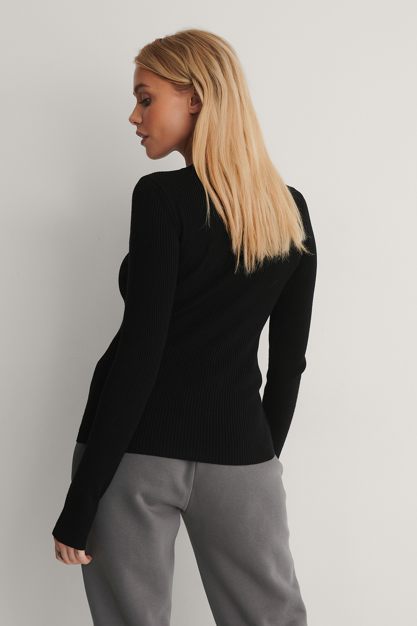 Gerippter Pullover Schwarz | na-kd.com