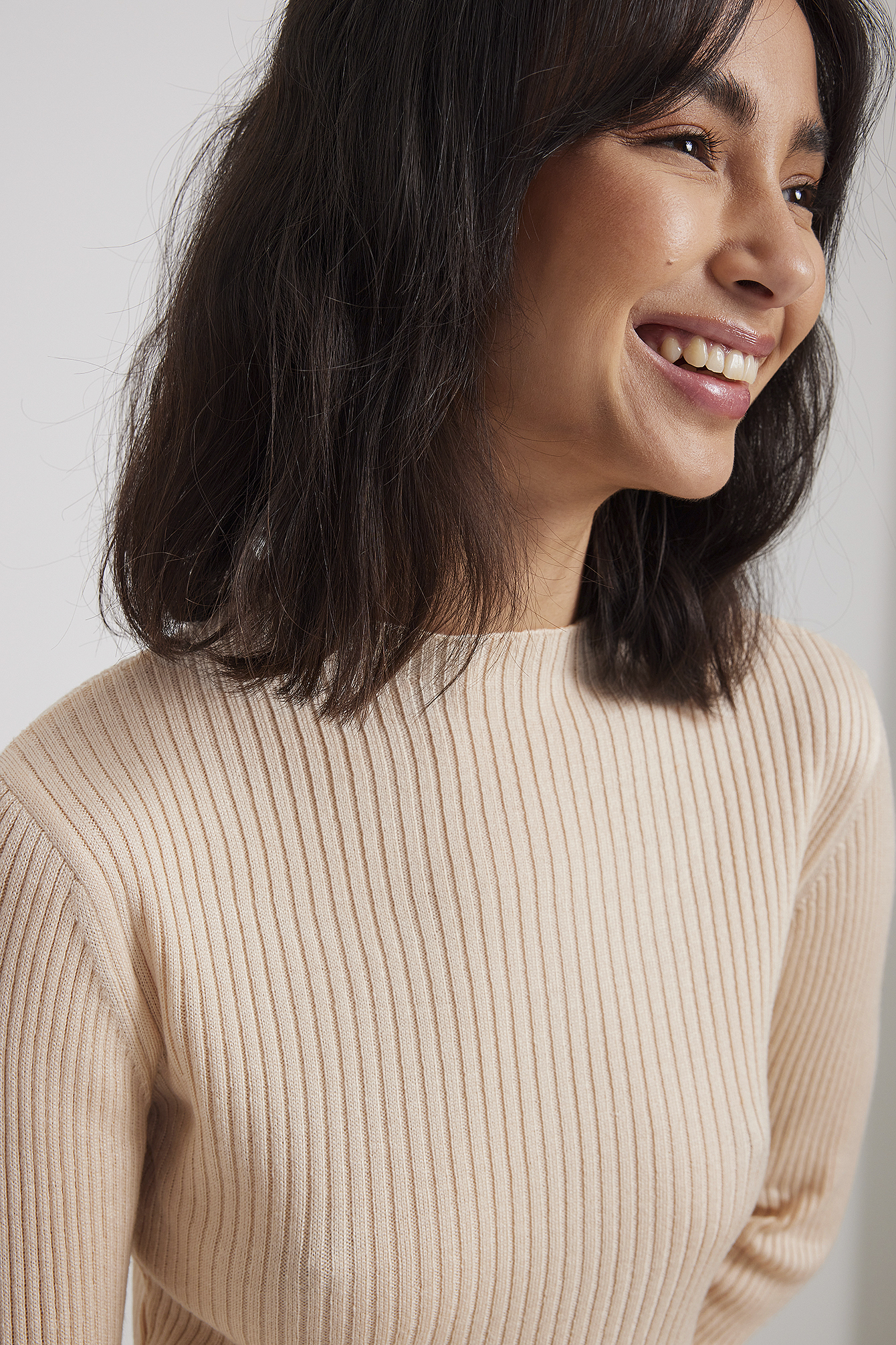 Ribbed Mockneck Cropped Top Offwhite | NA-KD