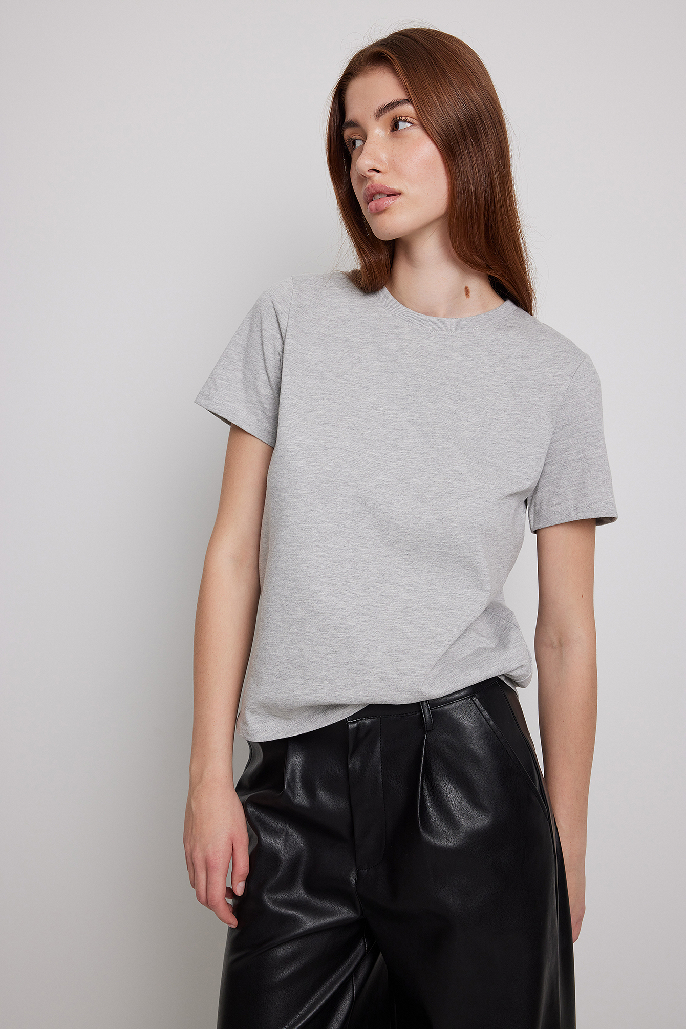Round Neck Cotton T-Shirt Grey | na-kd.com