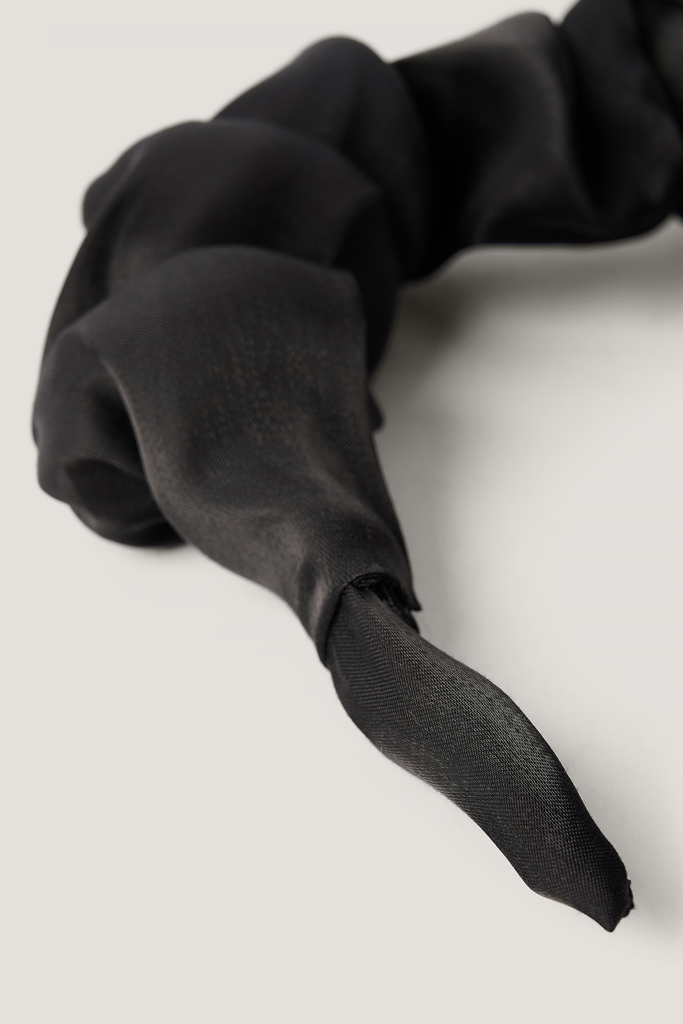 Ruffled Satin Hair Hoop Black | na-kd.com