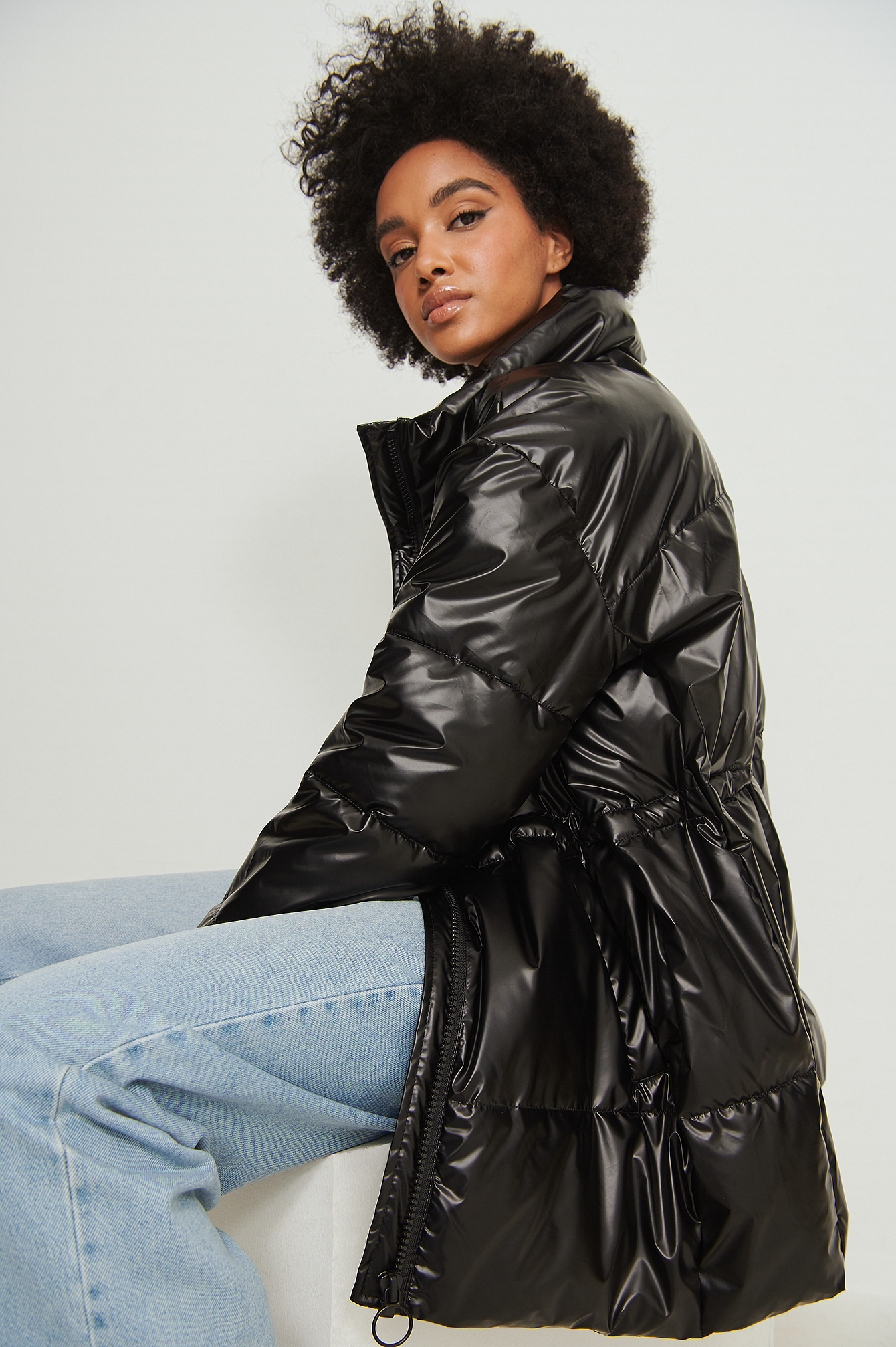 Shiny Padded Drawstring Jacket Black | NA-KD