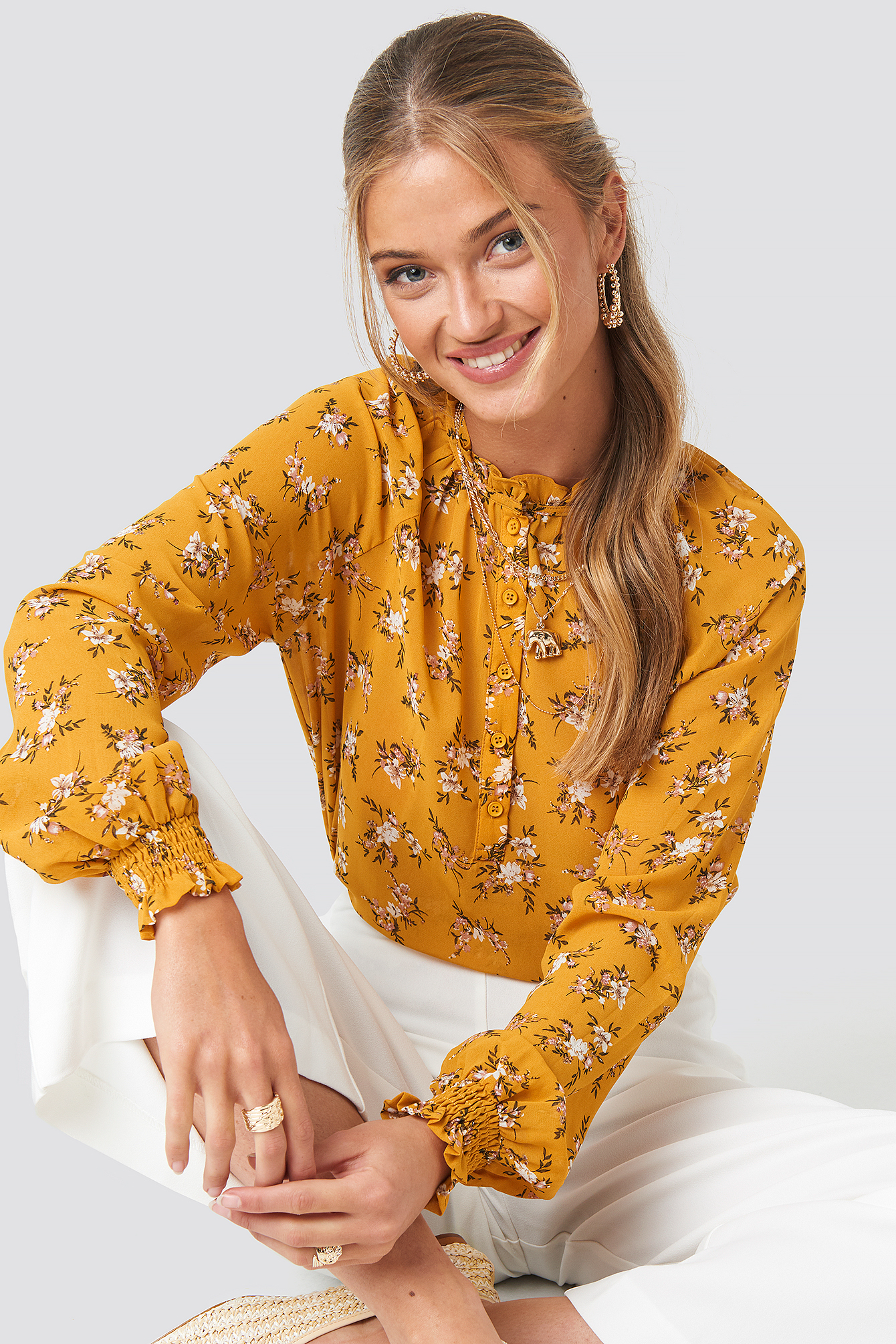 Shirred Cuff Frill Neck Top Gelb | NA-KD