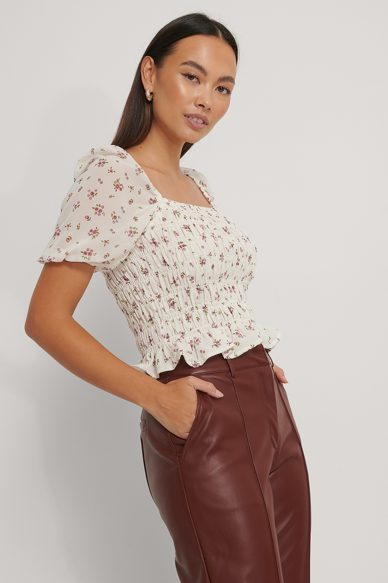 Shirred Short Sleeve Smock Top Multicolor | NA-KD