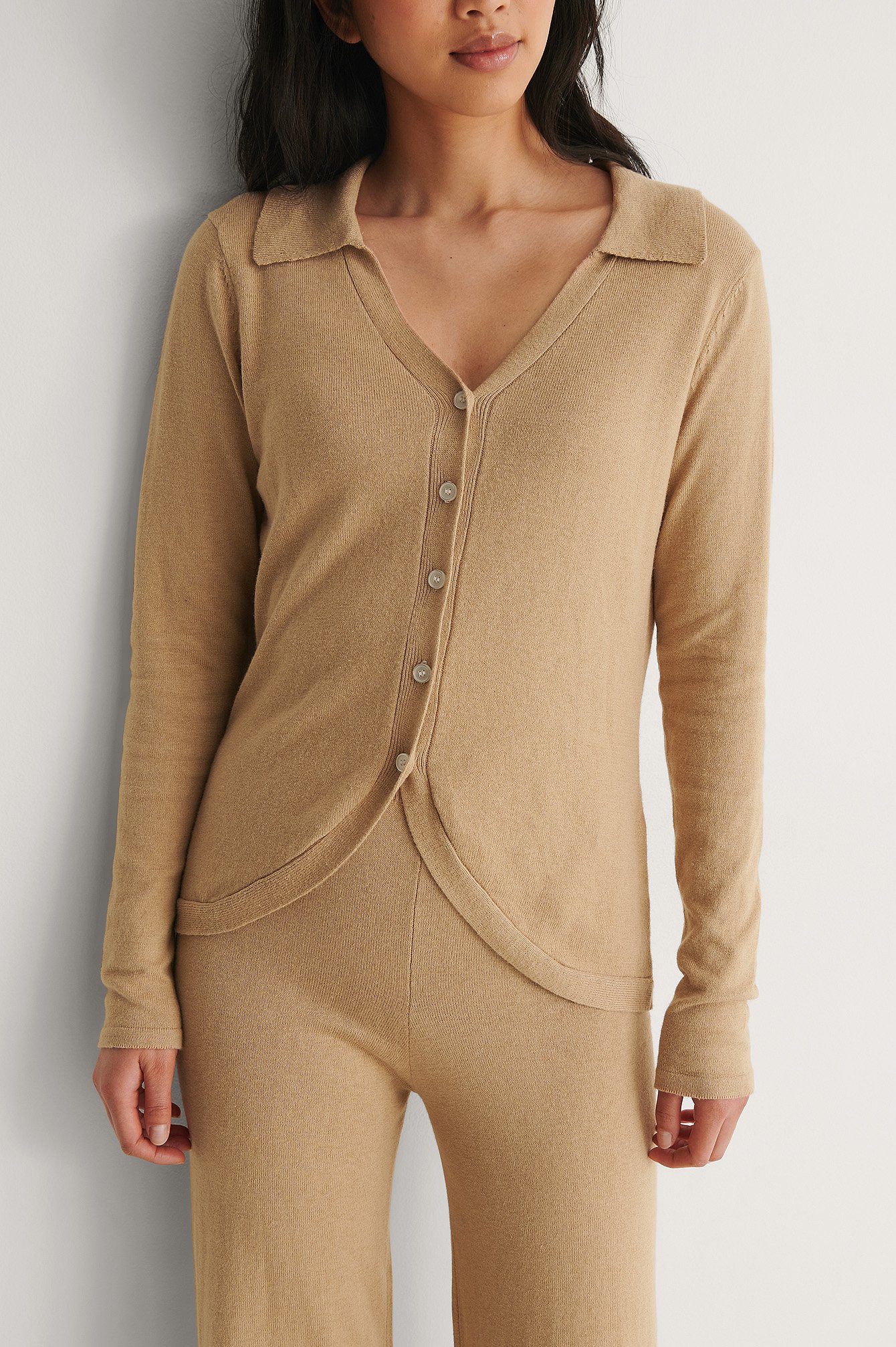 Soft Knitted Buttoned Sweater Beige | na-kd.com