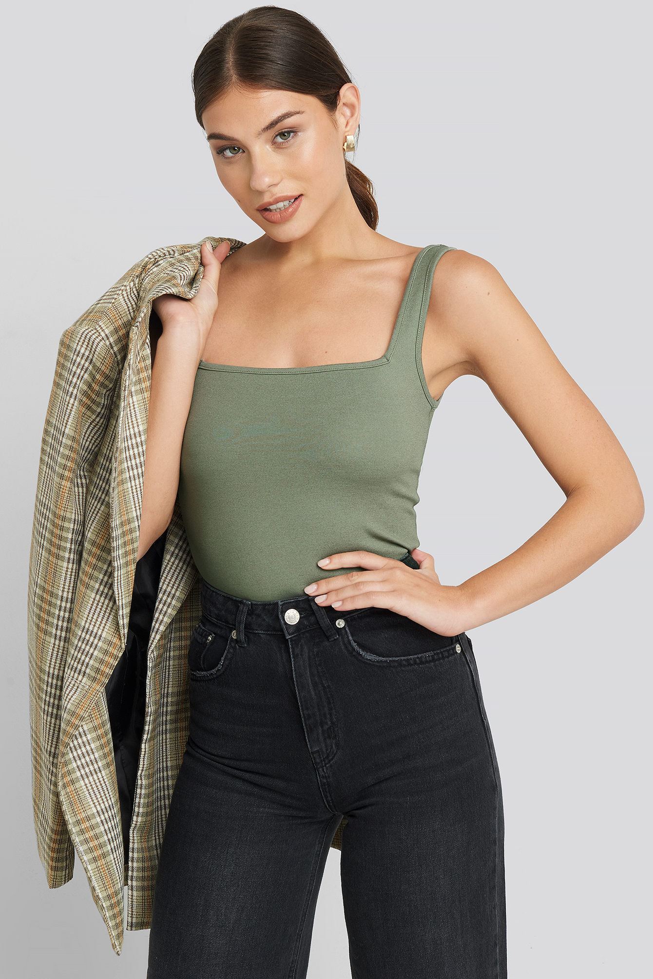 Square Neck Fitted Singlet Green | NA-KD