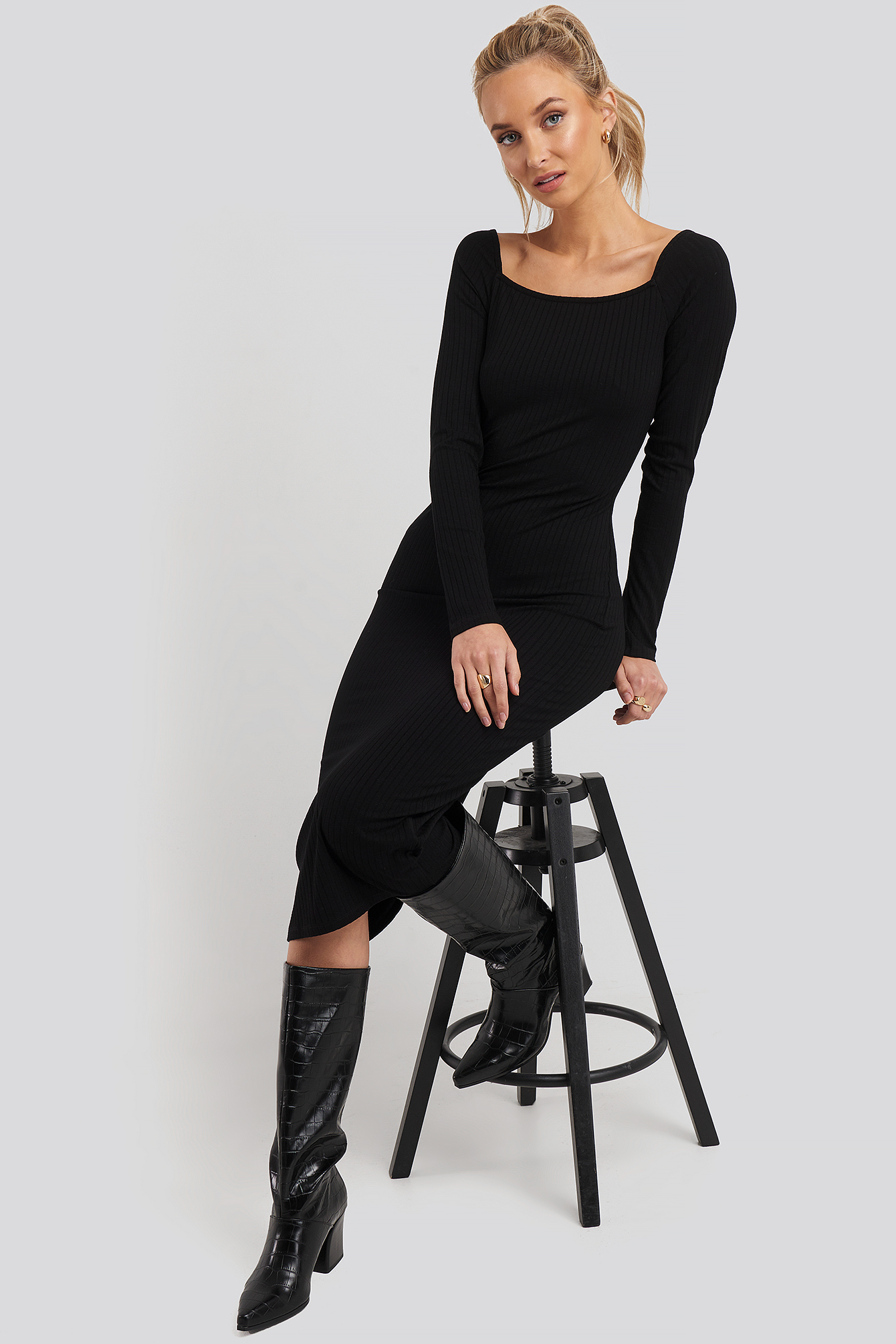 Square Neck Long Sleeve Ribbed Midi Dress Black | NA-KD