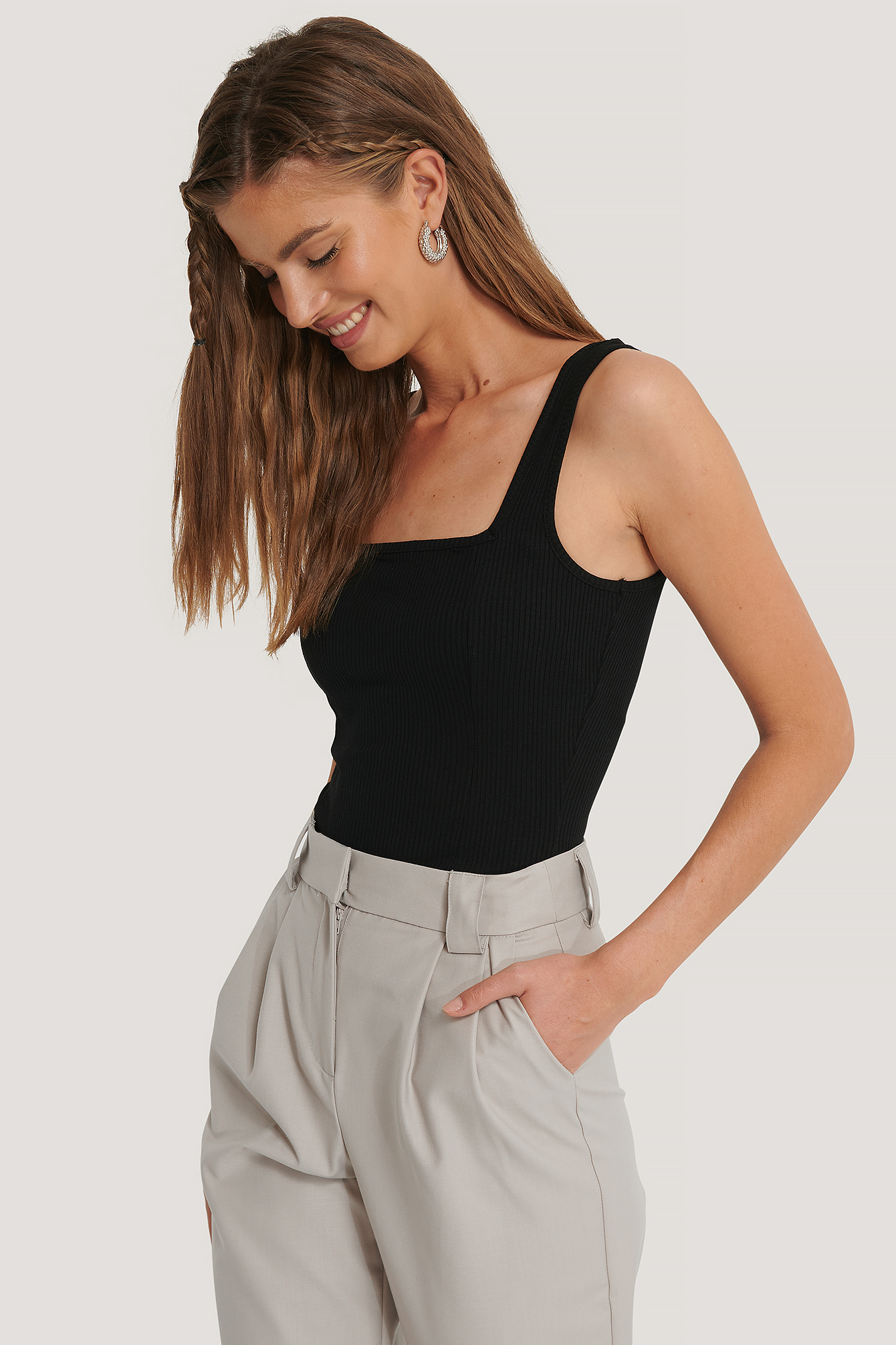 Square Neck Ribbed Singlet Black | NA-KD