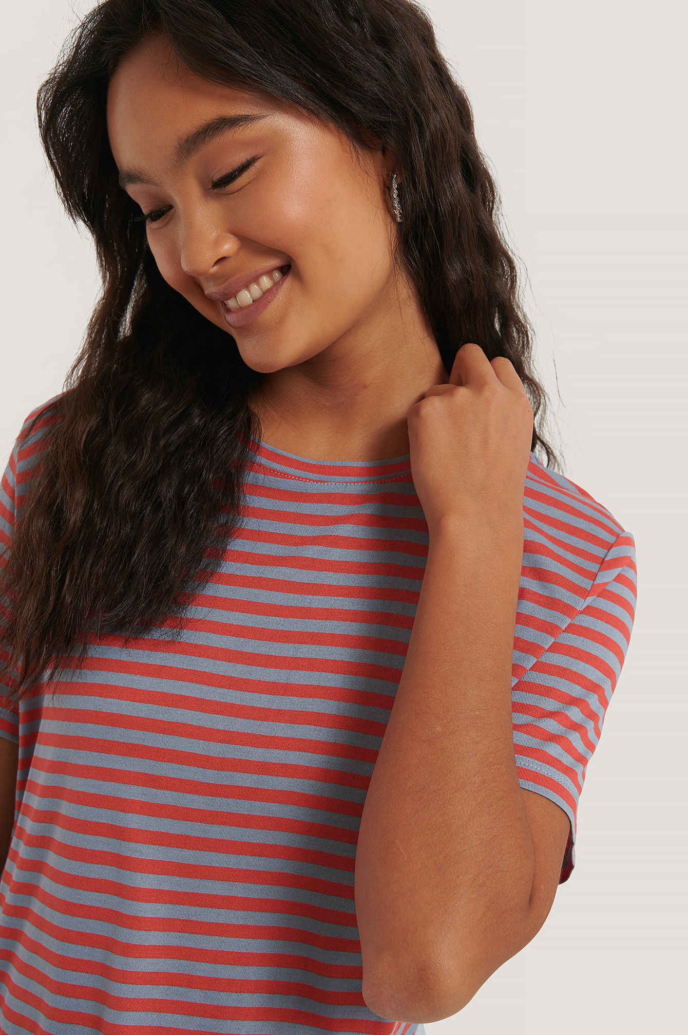 Striped Viscose Tee Red | NA-KD