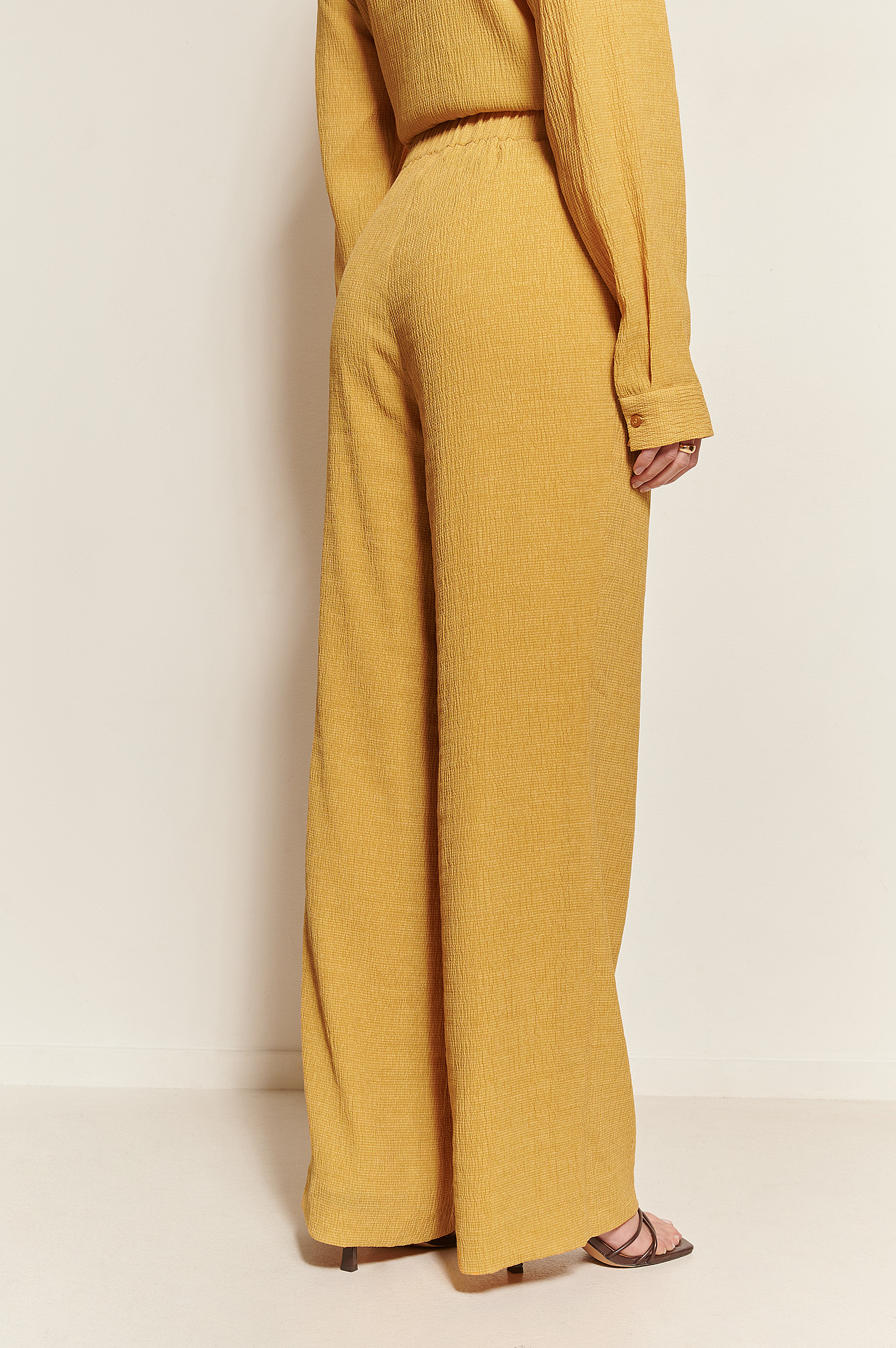 Structured Loose Pants Yellow | na-kd.com