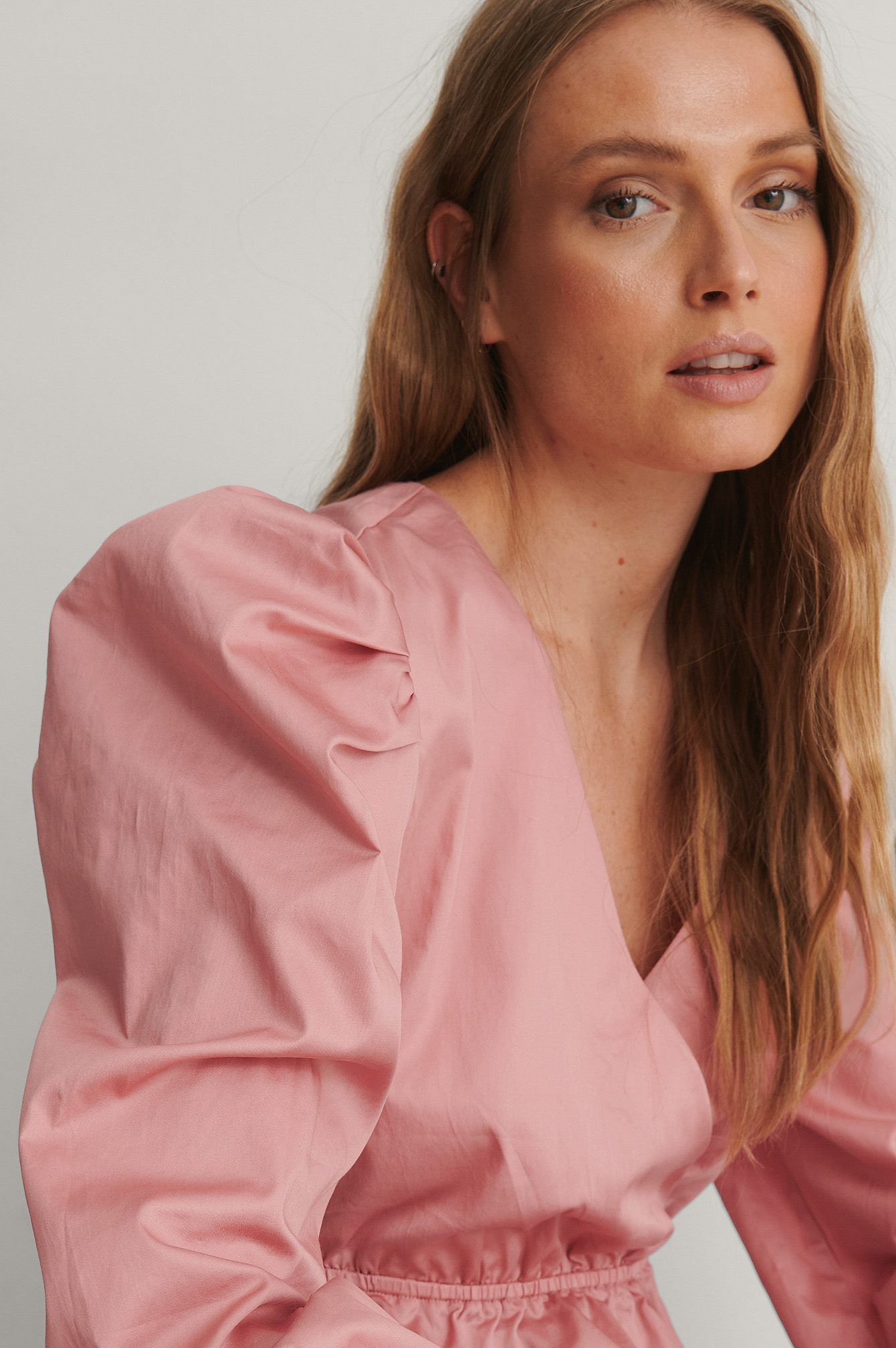 Organic V-neck Puff Shoulder Cotton Blouse White | na-kd.com