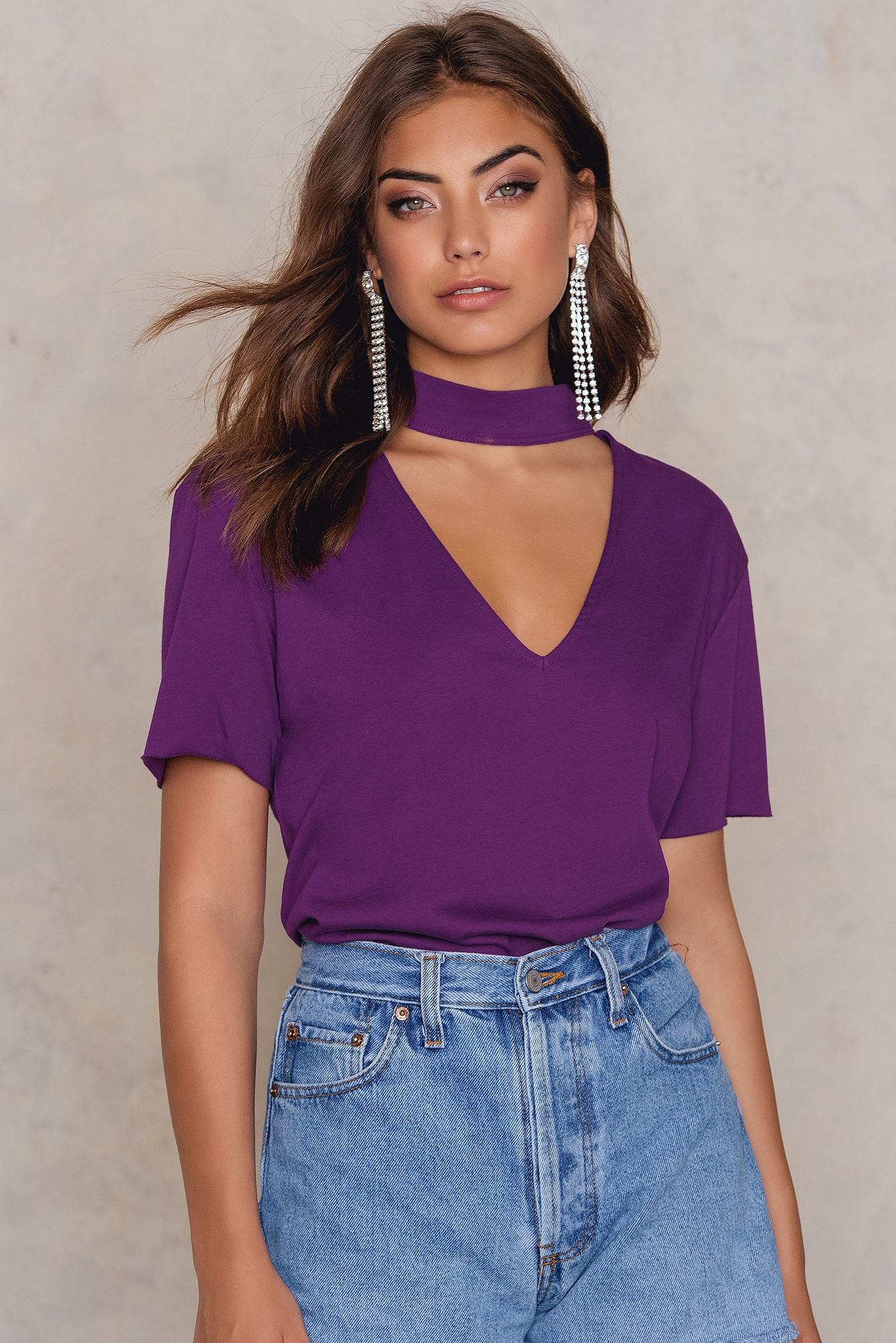 V Cut Out Tee Violet | NA-KD