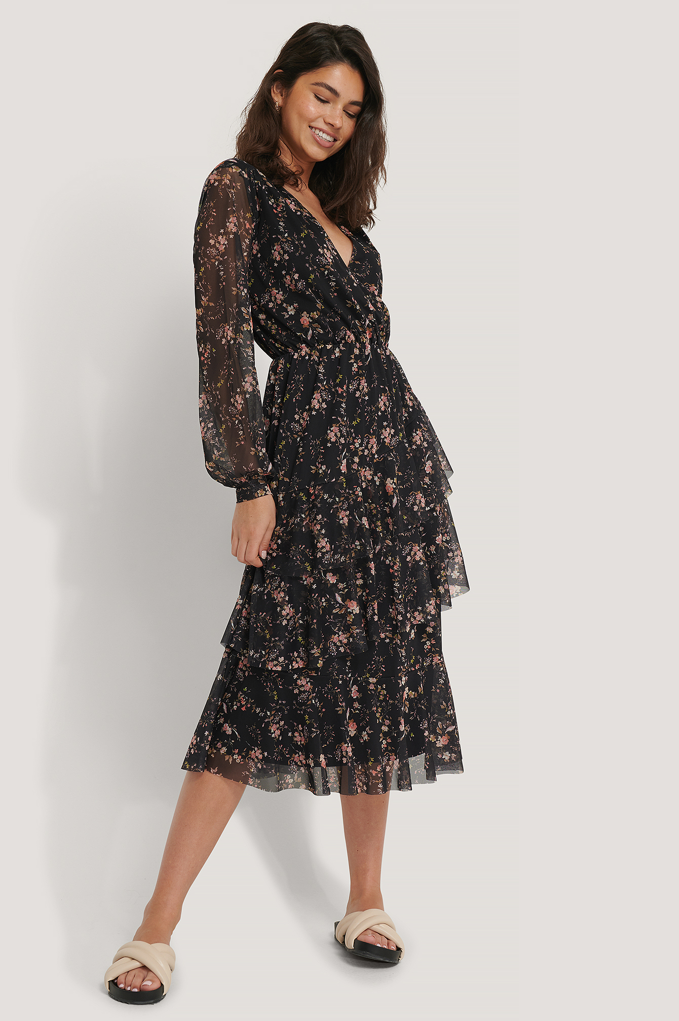 V-Neck Overlap Mesh Dress Multicolor | na-kd.com