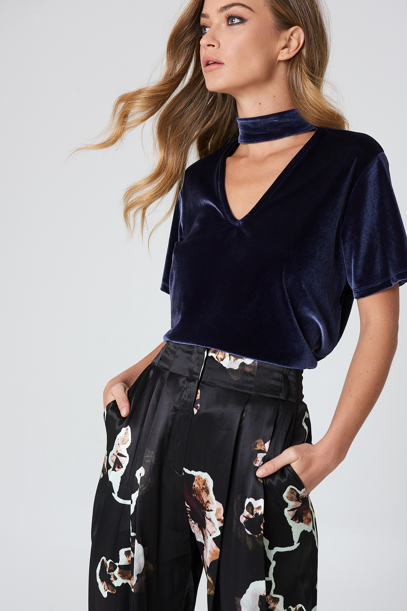 Velvet V-neck Top Blue | NA-KD