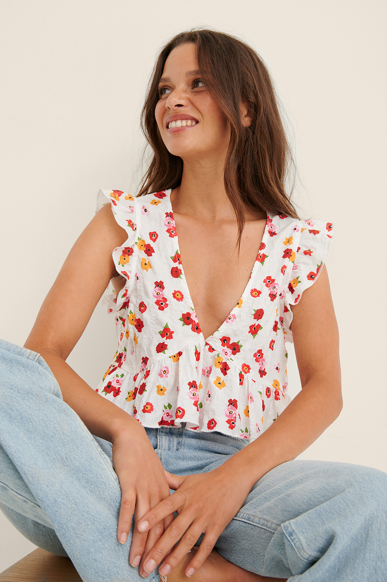 V-neck Flounce Top Flower | NA-KD