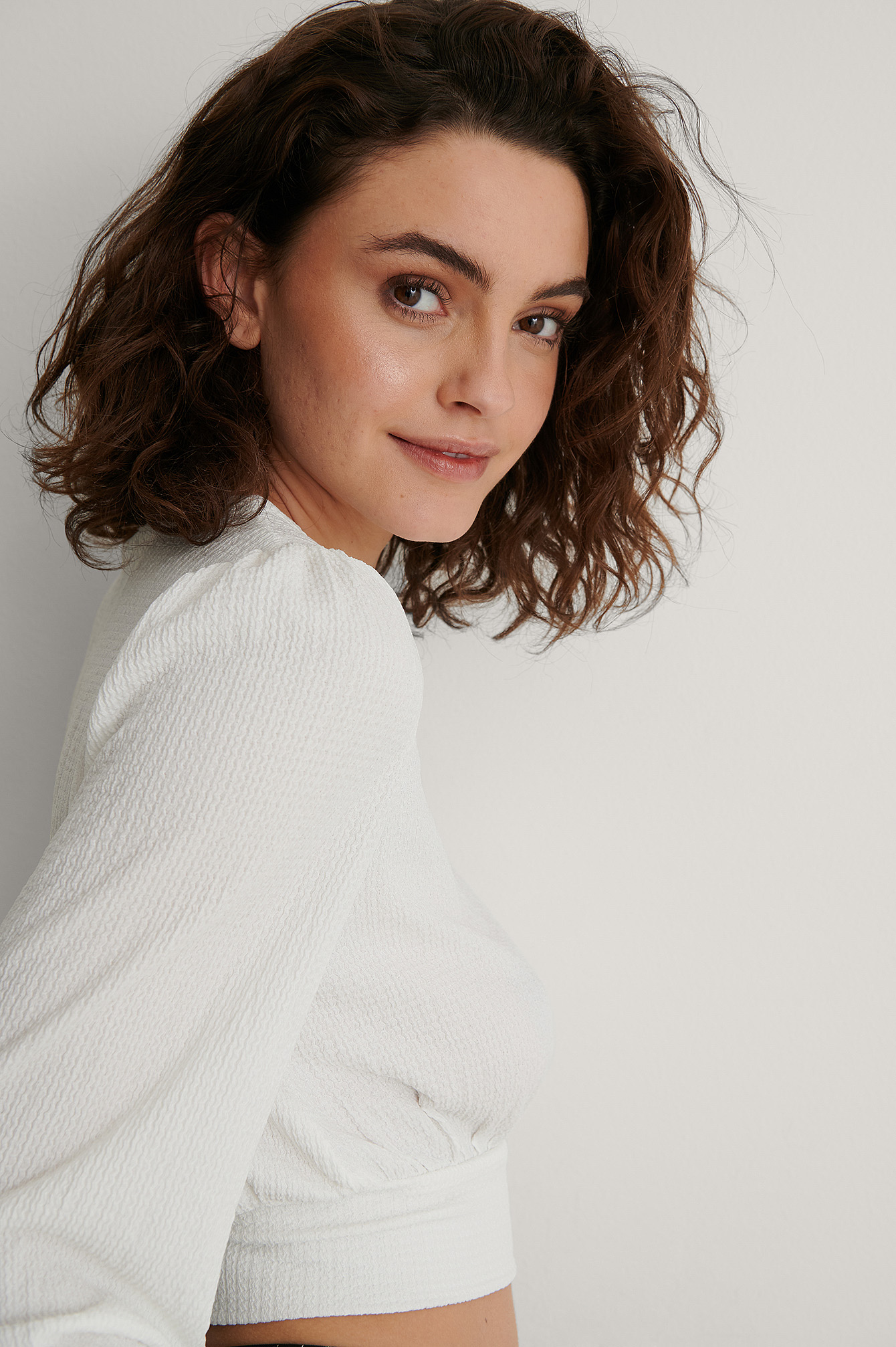 Recycled Long Sleeve Shirred Crop Top White | na-kd.com