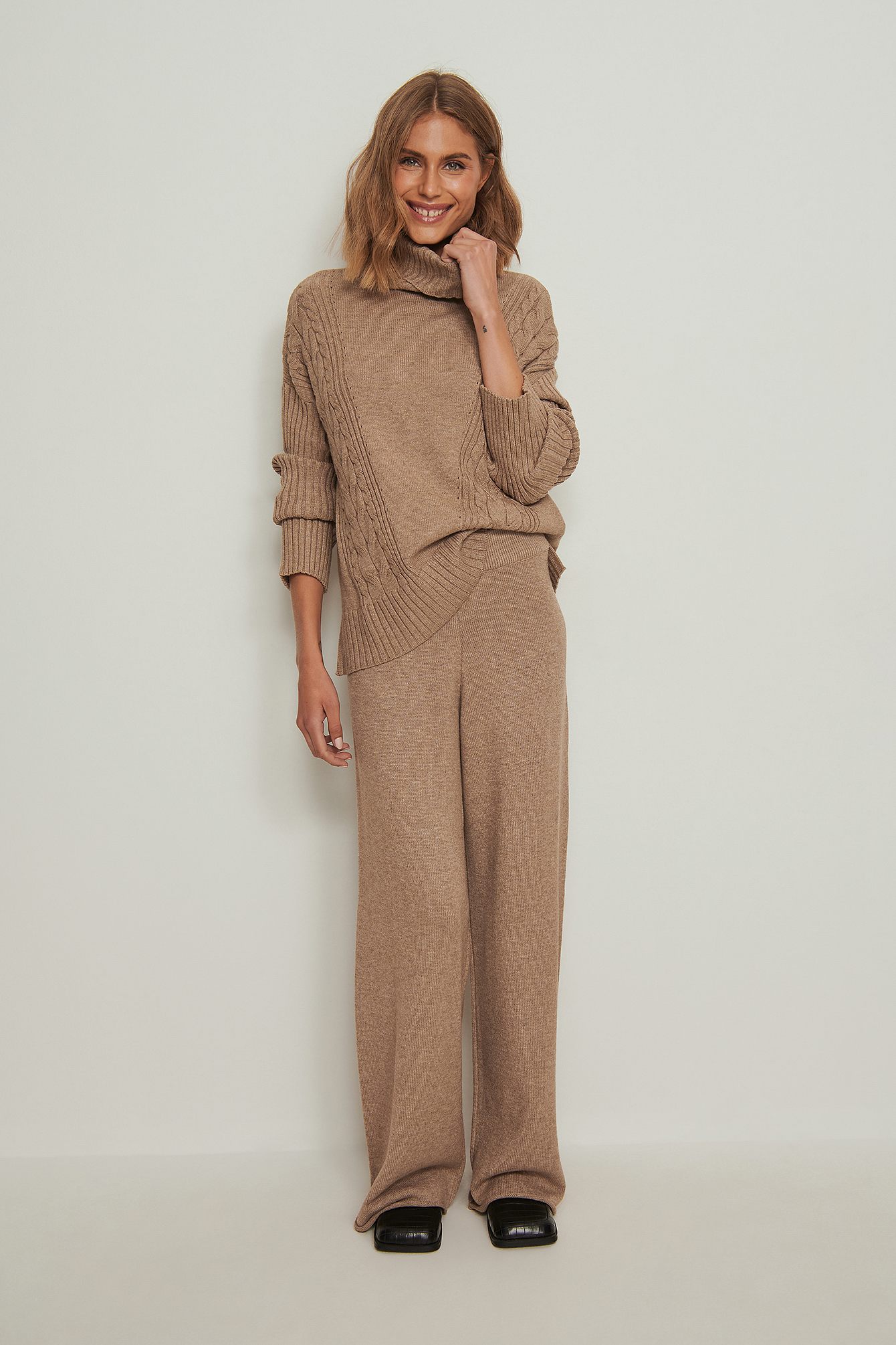 Ribbed Knitted Round Neck Sweater Beige | na-kd.com