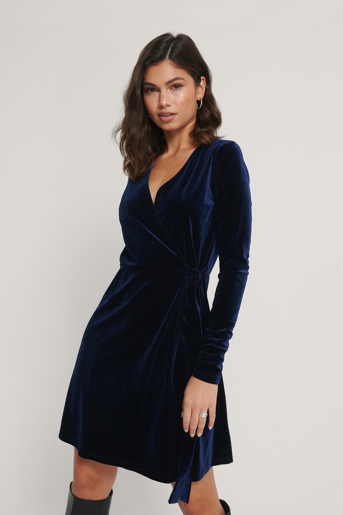 Wickelkleid Aus Samt Blau | NA-KD