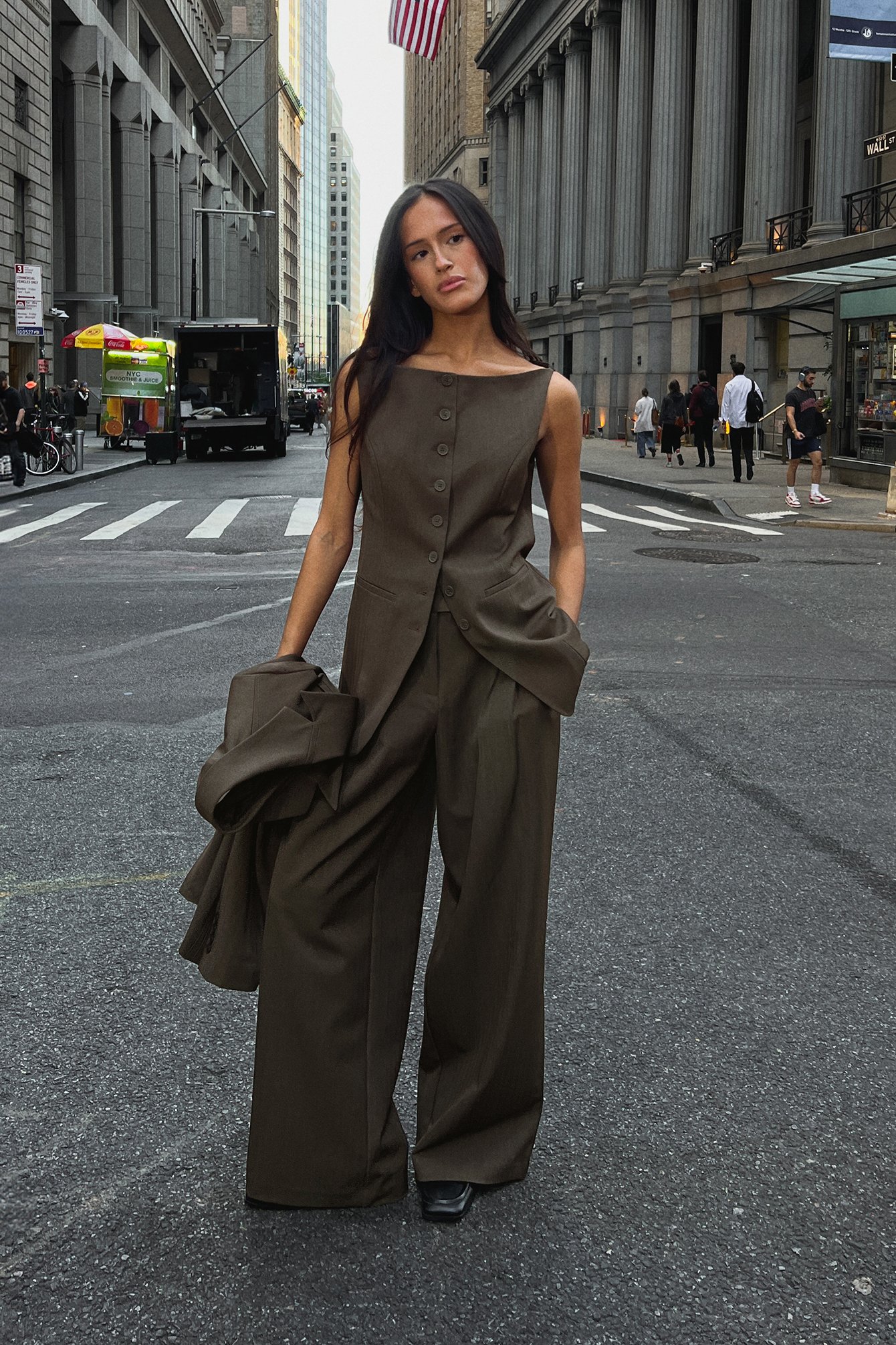 Off Shoulder Tailored Vest Green | NA-KD