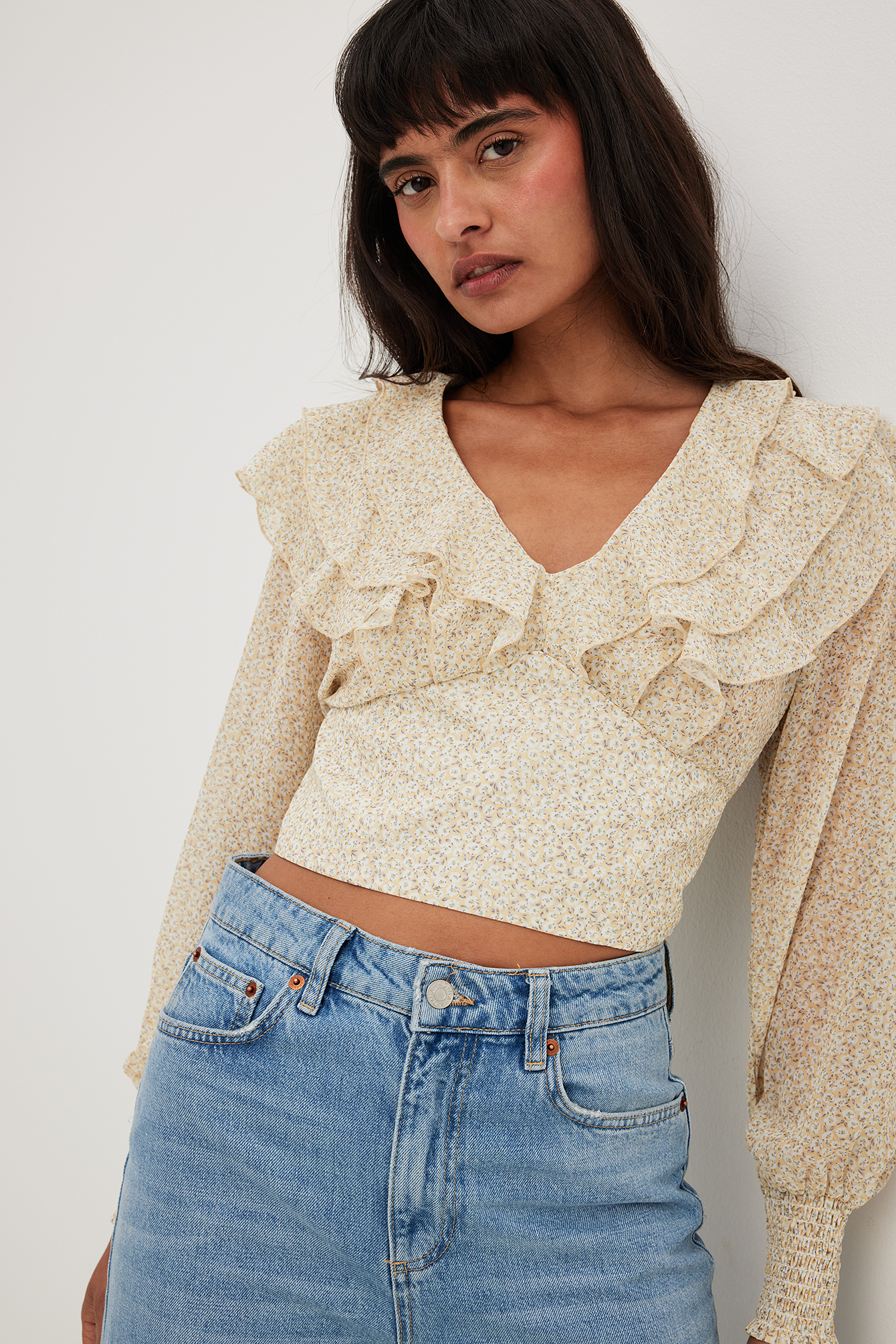 Recycled blus med volanger Gul | NA-KD