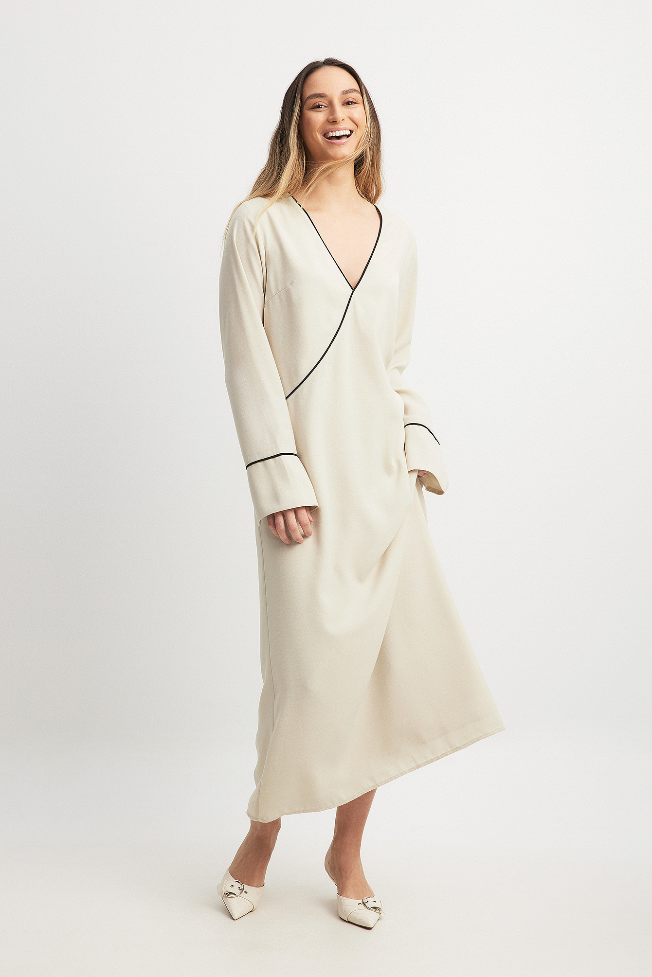 Overlap Contrast Maxi Dress Beige | NA-KD