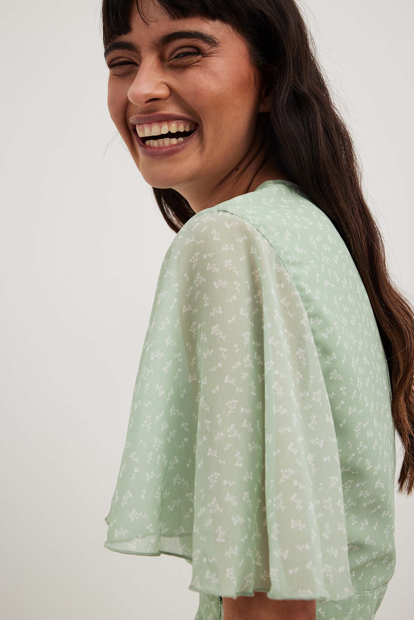 Overlap Short Sleeve Midi Dress Green | NA-KD