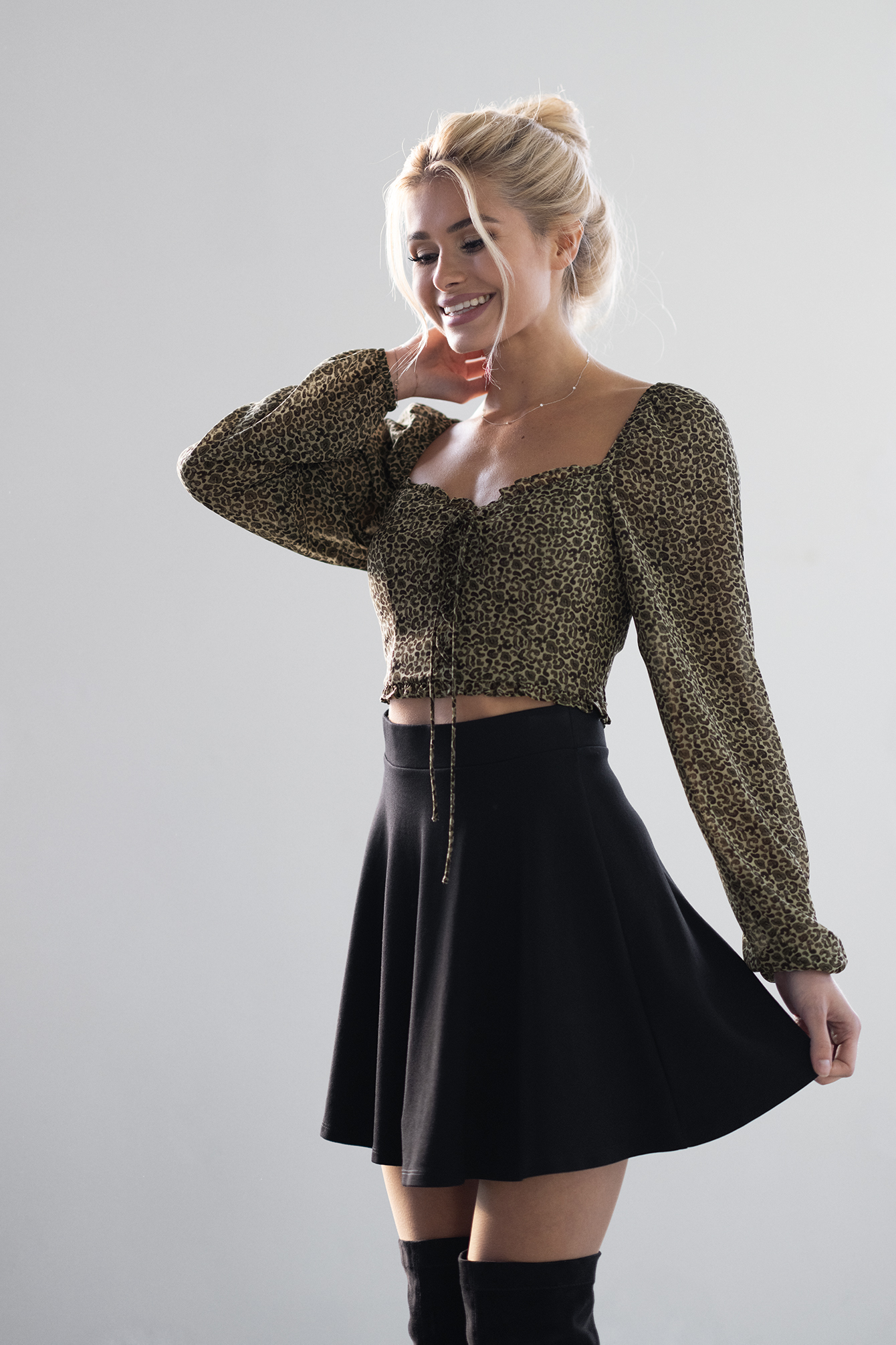 Circle Cut Mini Skirt Black | na-kd.com