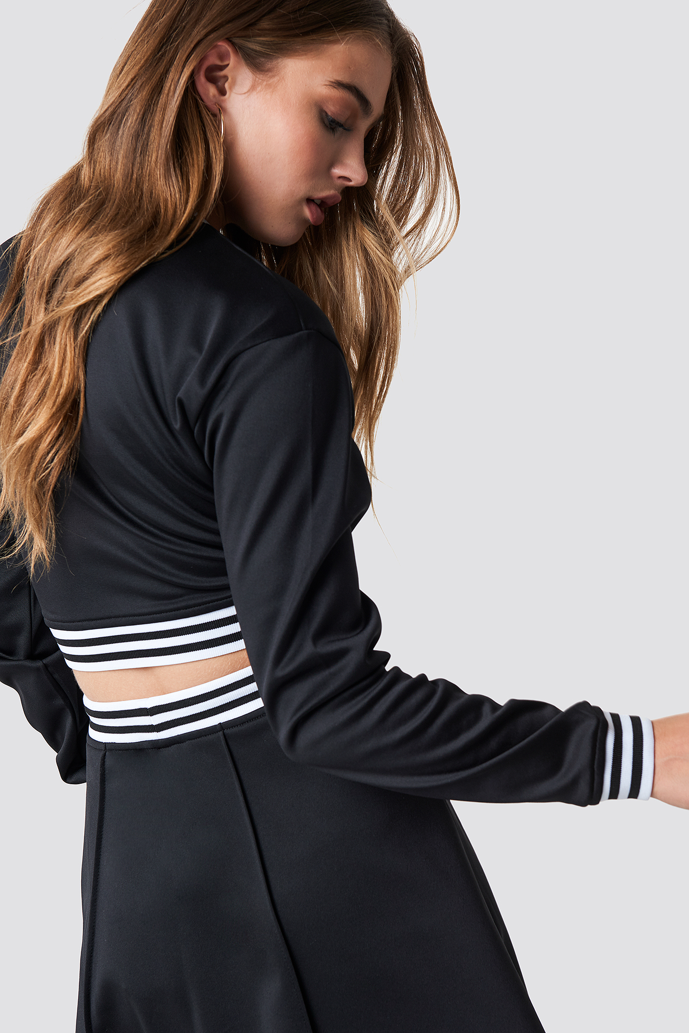 Cropped Track Sweater Black | na-kd.com