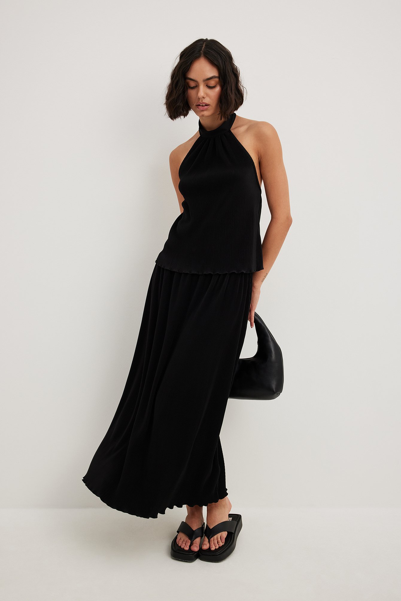 Jupe mi-longue plissée Noir | NA-KD