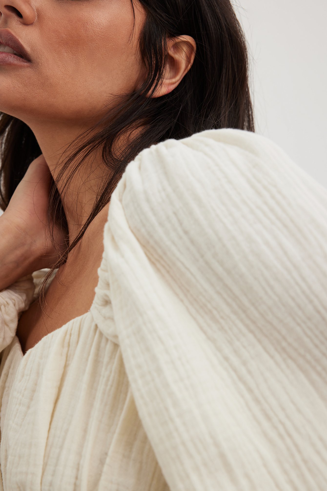 Puffy Sleeve Gathered Blouse Offwhite | NA-KD