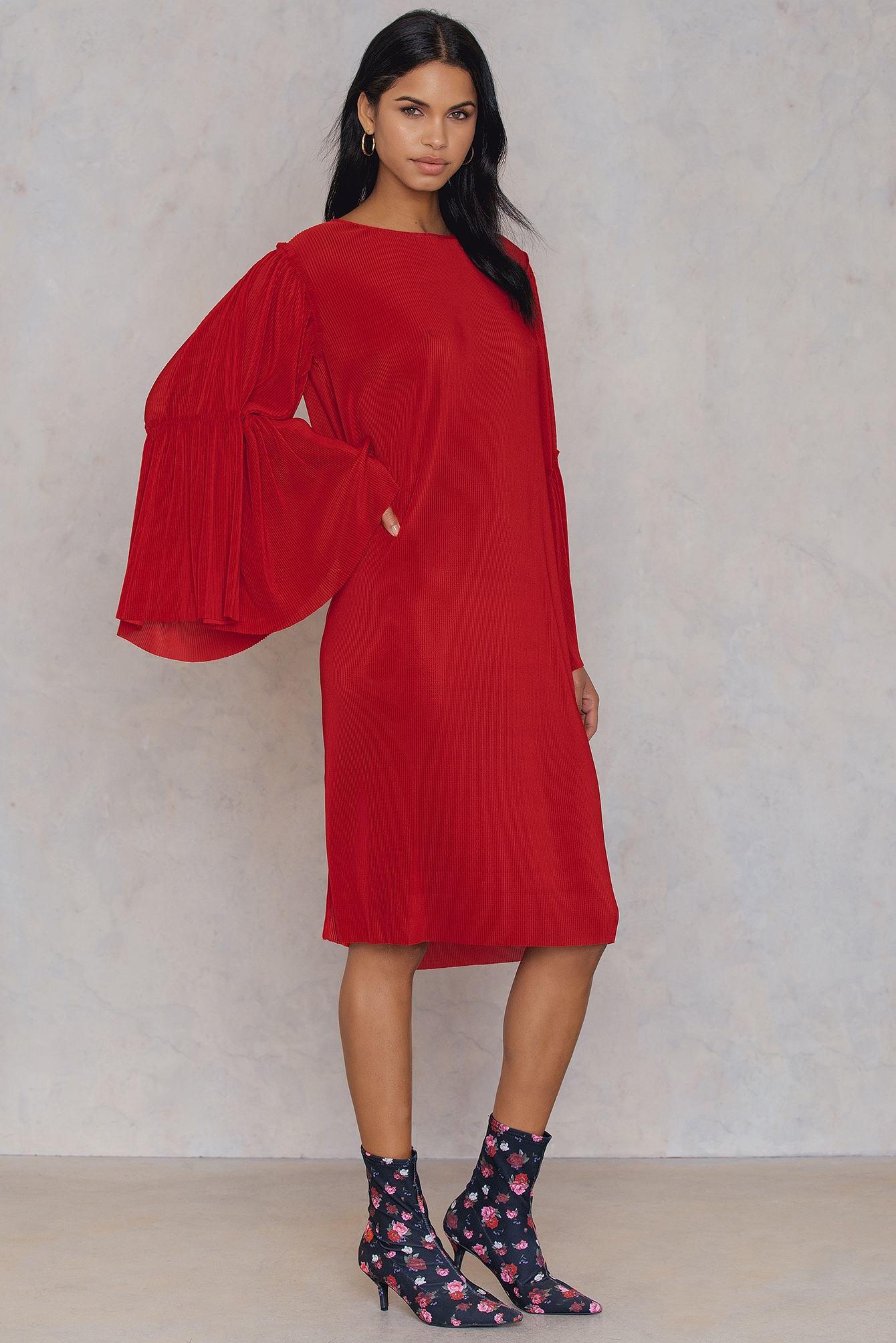 Plisse Wide Sleeve Dress Röd | NA-KD