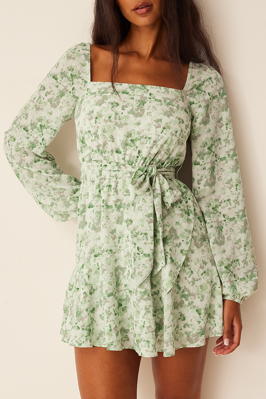 Mini robe à détails volants Multicolore | NA-KD