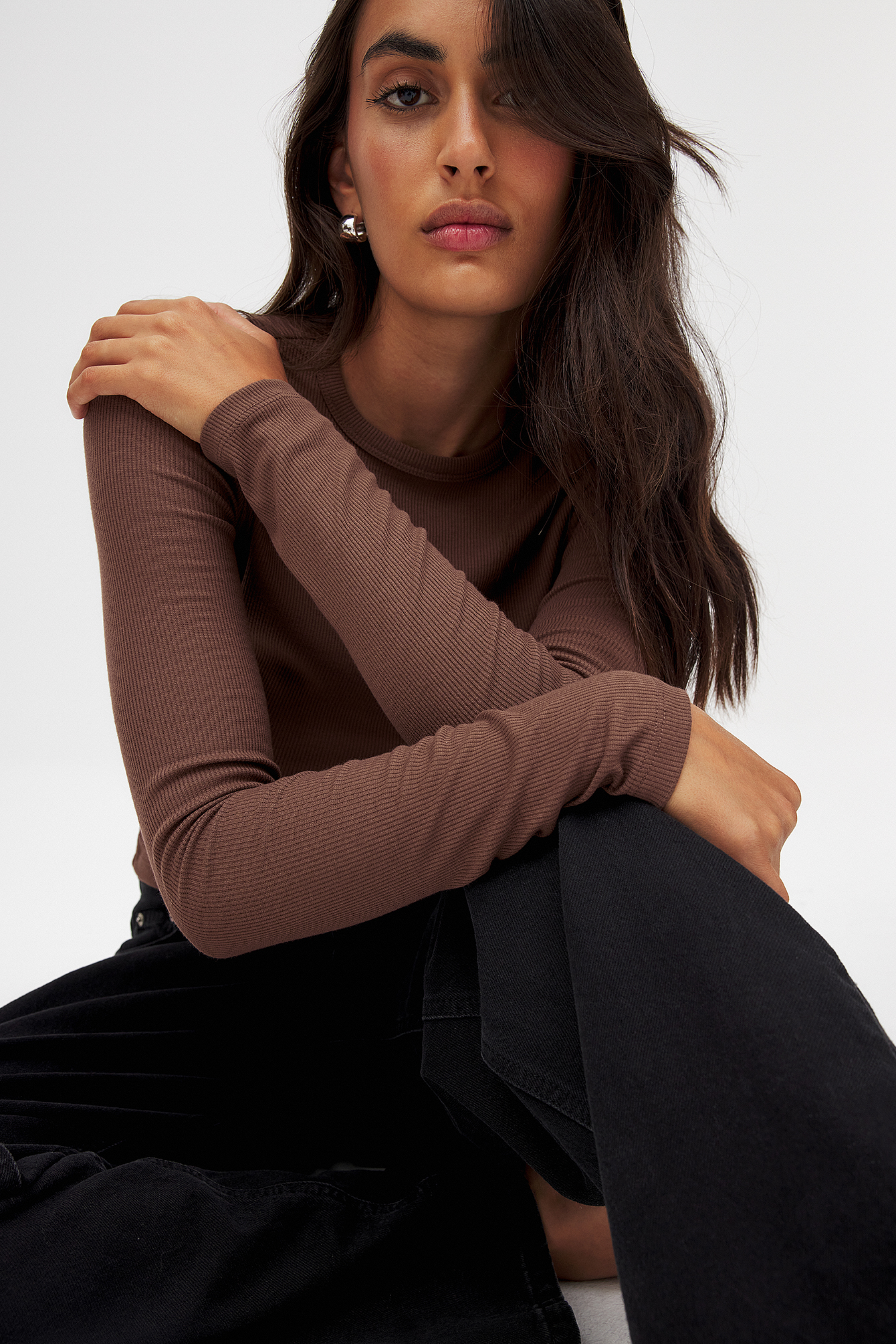 Ribbed Long Sleeved Round Neck Top Brown | NA-KD