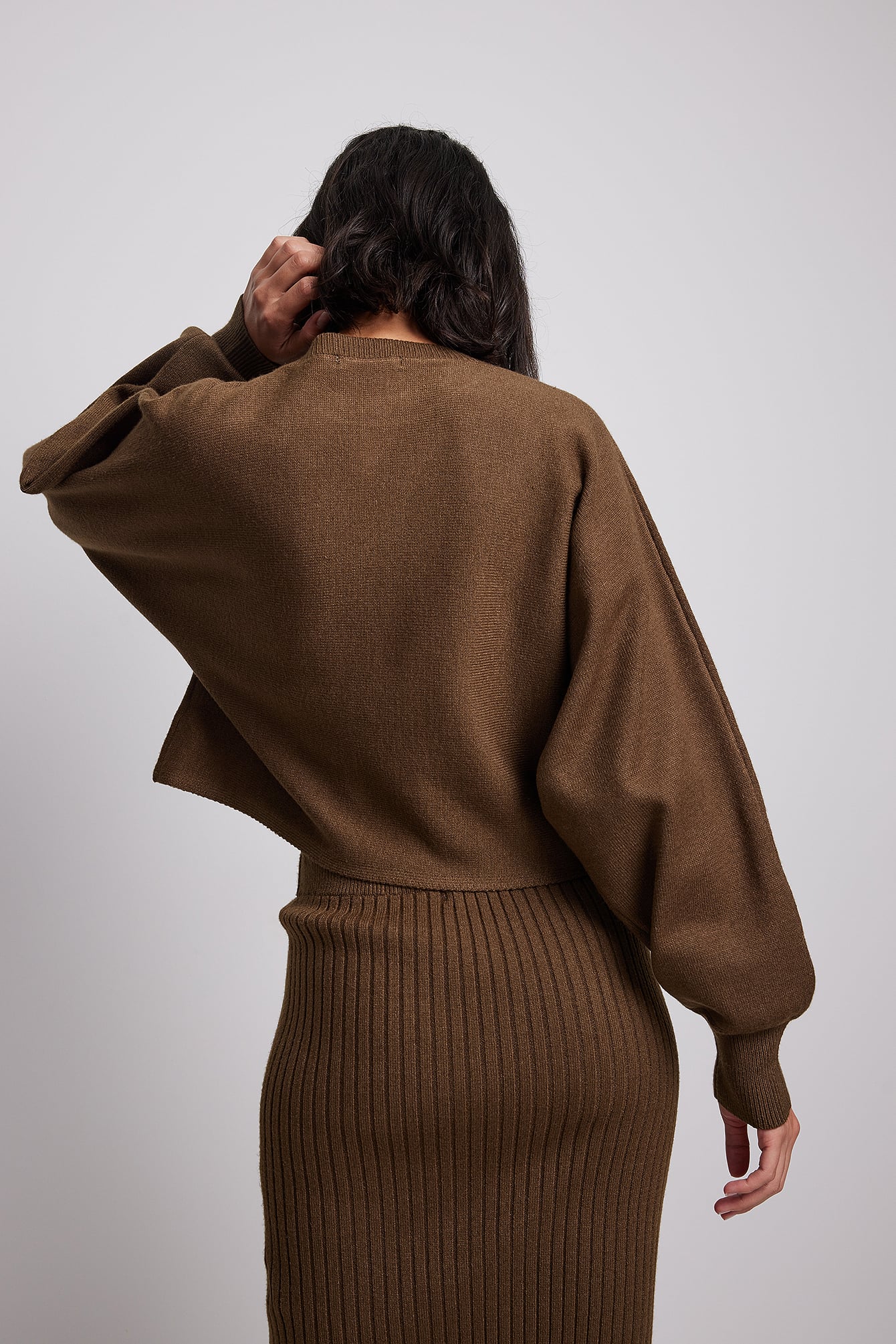 Round Neck Cropped Knitted Sweater Brown | na-kd.com