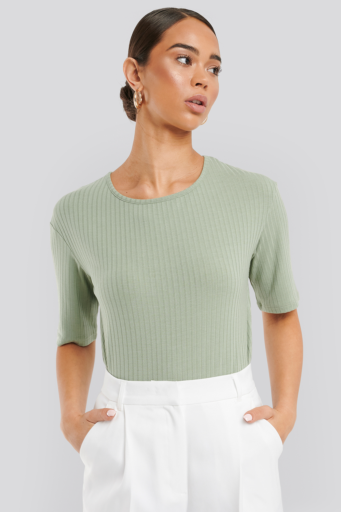 Round Neck Ribbed Tee Green | NA-KD