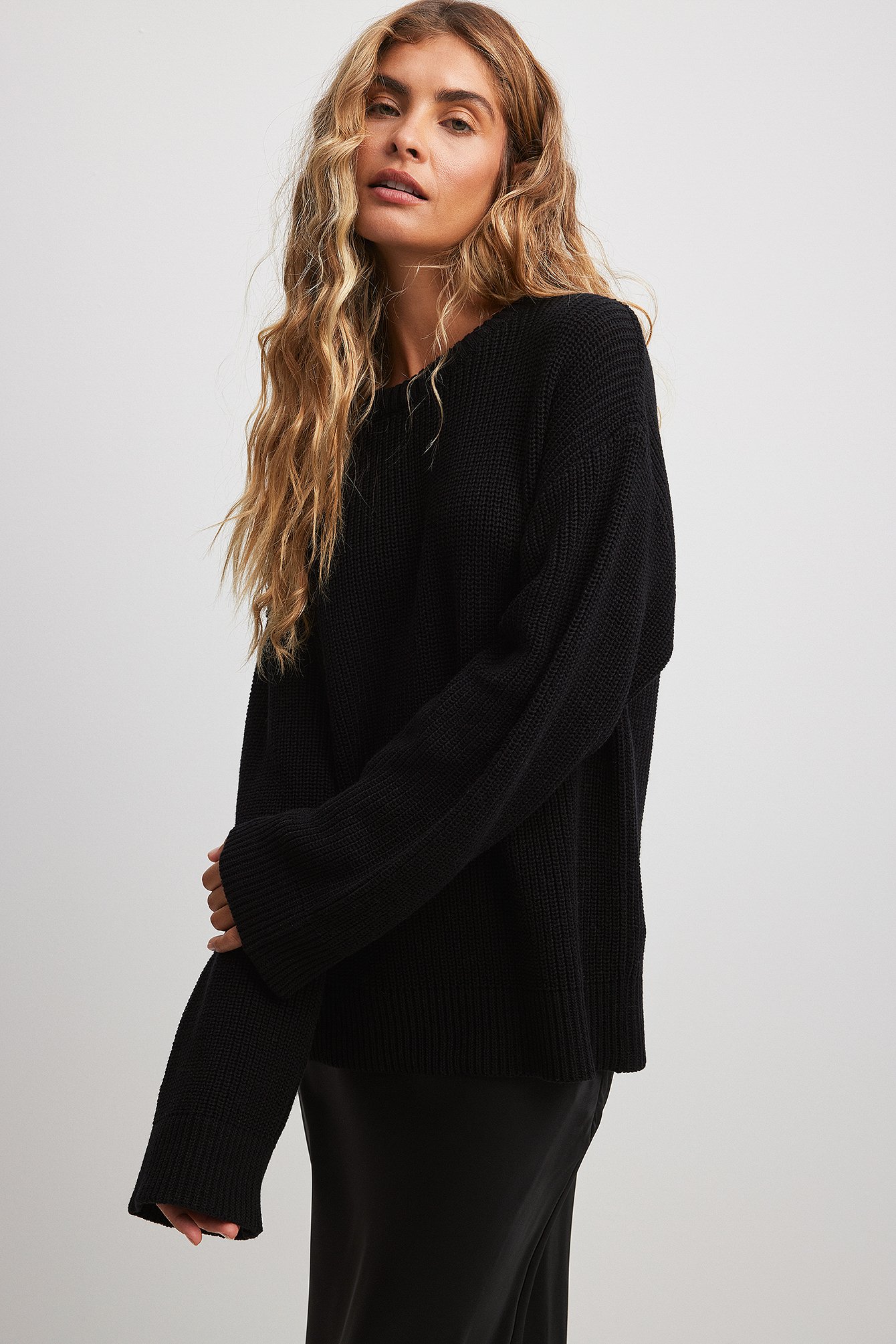 Round Neck Knitted Sweater Black | NA-KD
