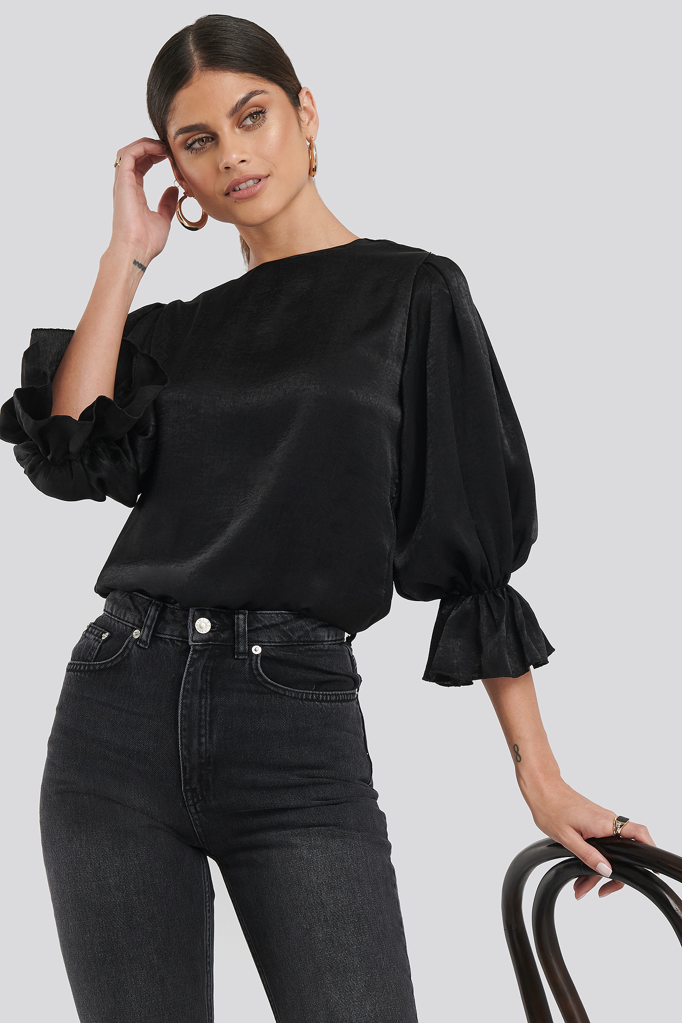 Satin Balloon Sleeve Blouse Czarny | NA-KD
