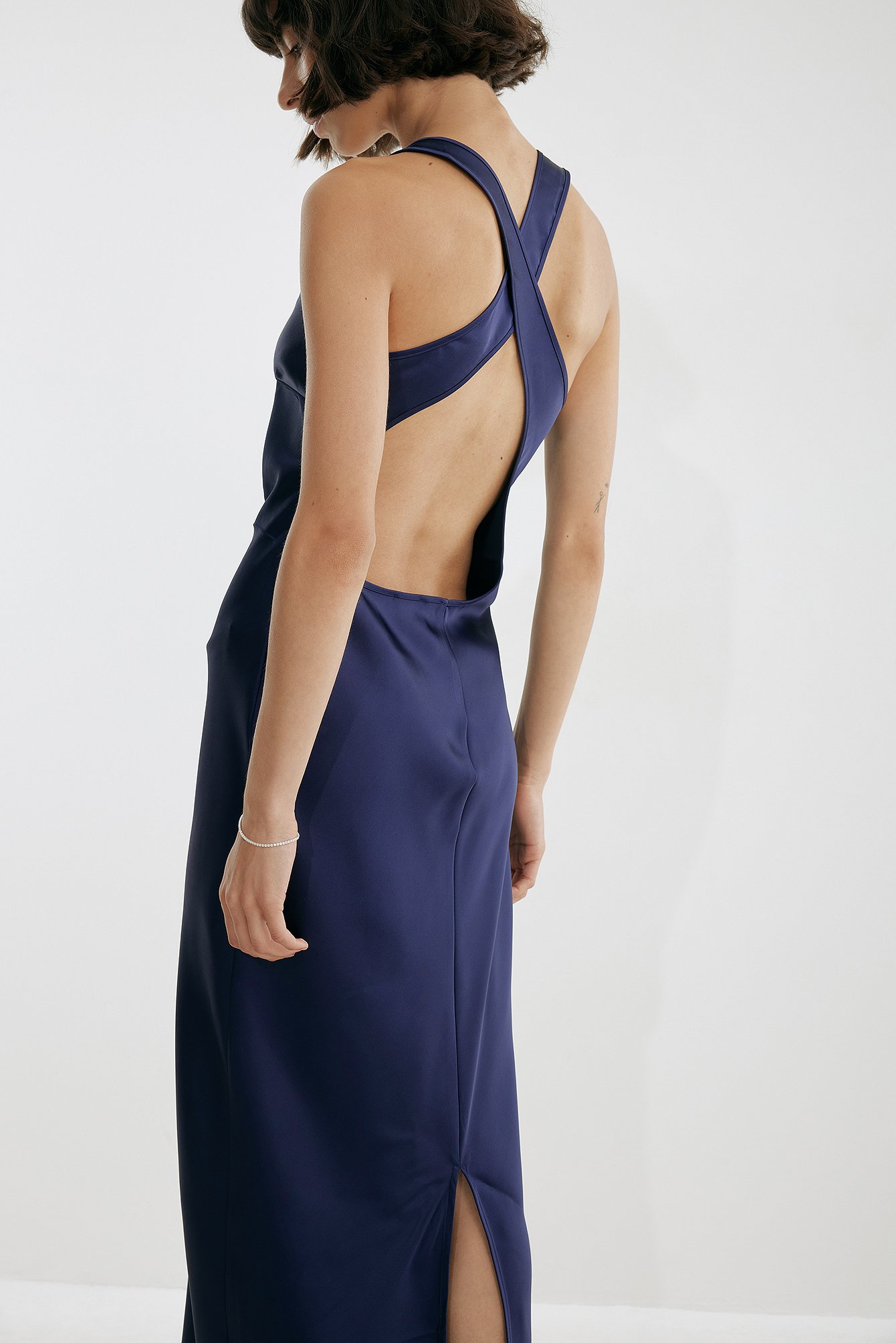 Langes Satinkleid Blau | na-kd.com