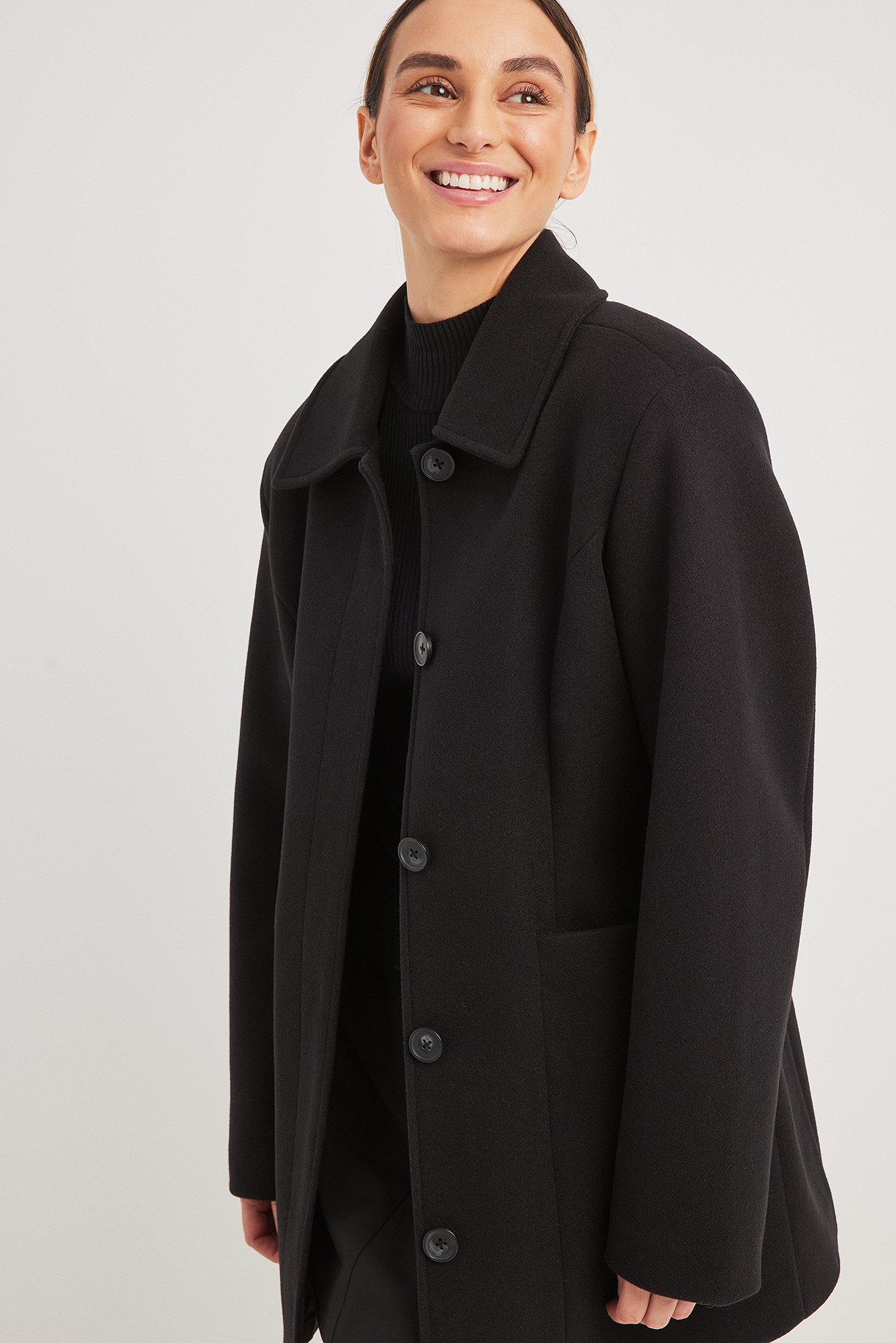 Short Sharp Shoulder Coat Black | NA-KD