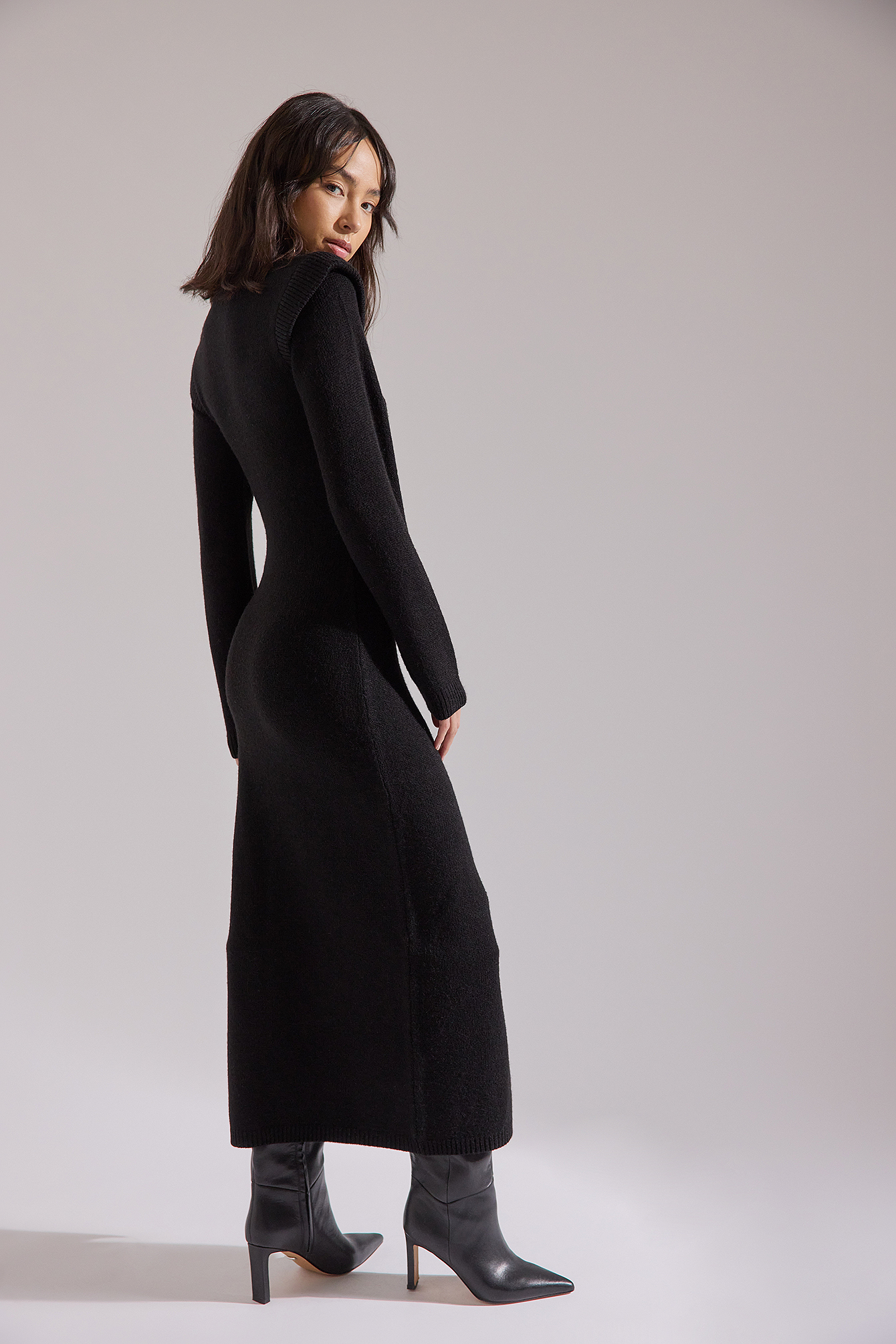Shoulder Detail Knitted Midi Dress Black | NA-KD