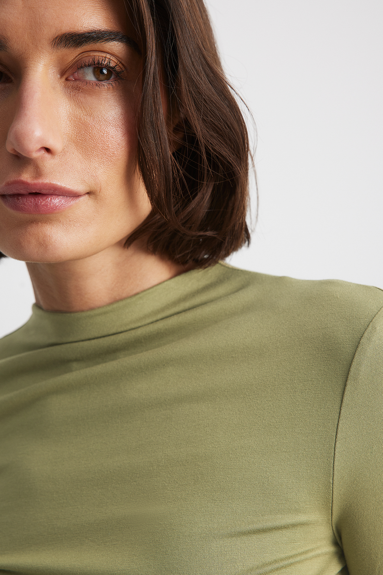 Soft Line Funnel Neck Long Sleeve Top Vert | NA-KD