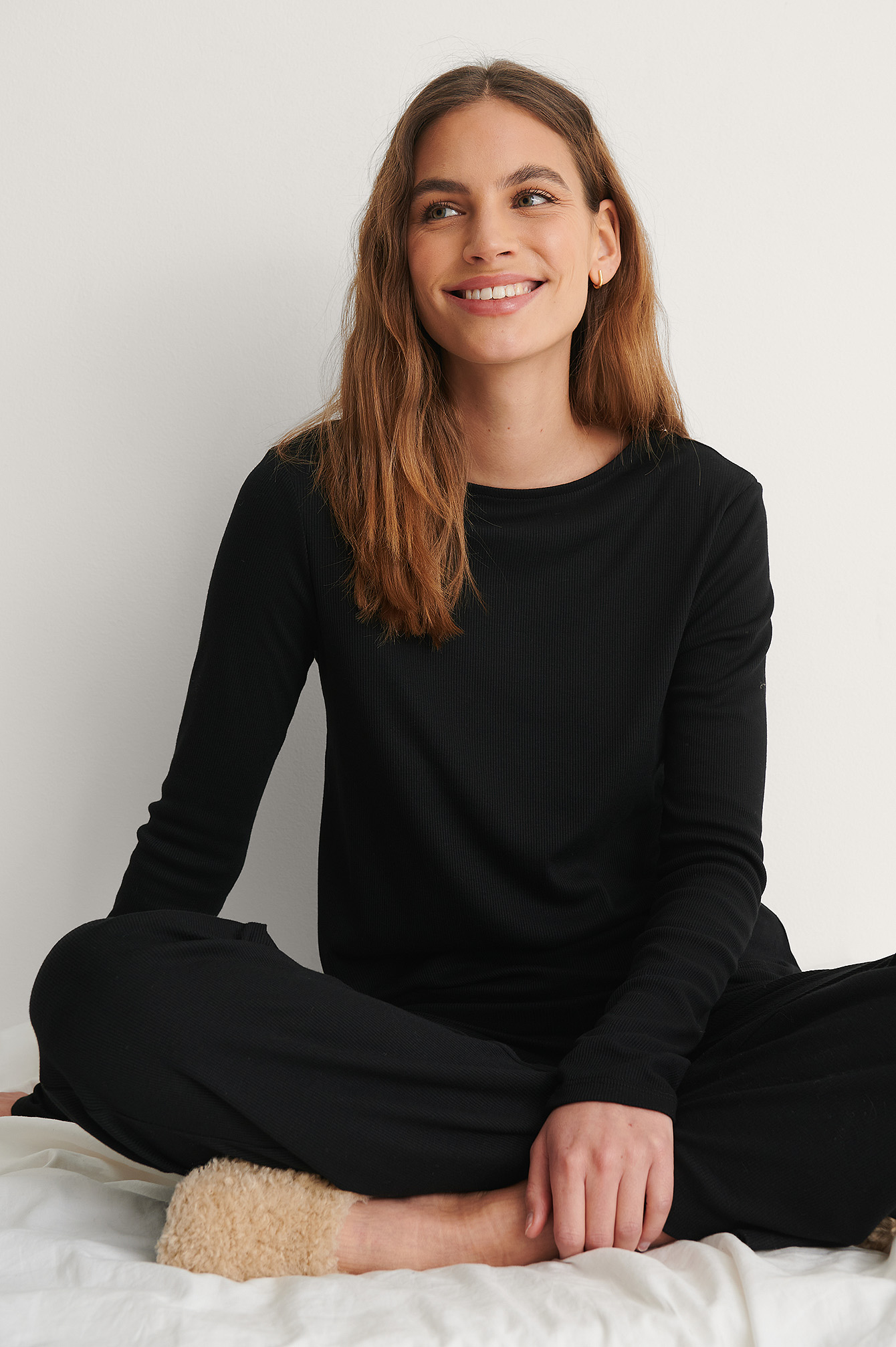 Soft Ribbed Roundneck Long Sleeve Black | NA-KD