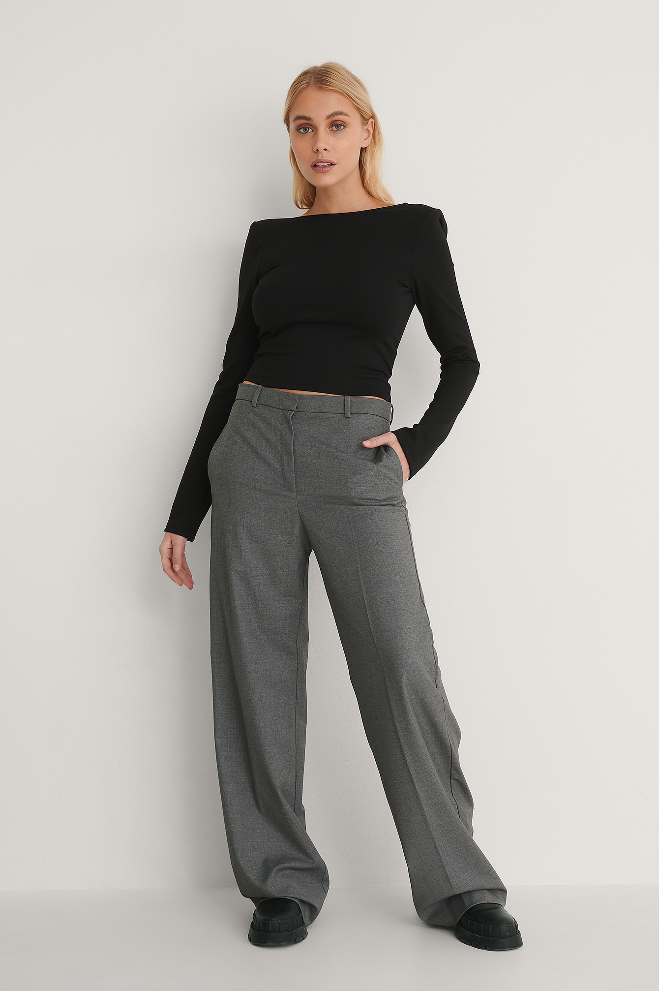 Shoulder Pad Deep Back Top Black | na-kd.com