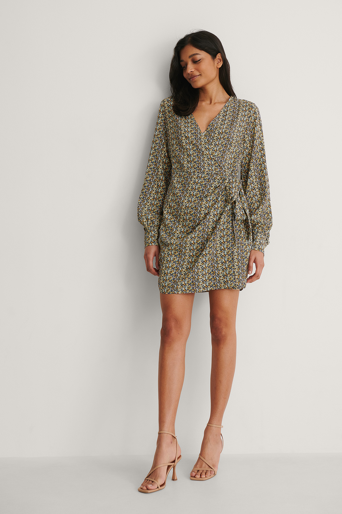 Overlap LS V-neck Dress Flower | na-kd.com