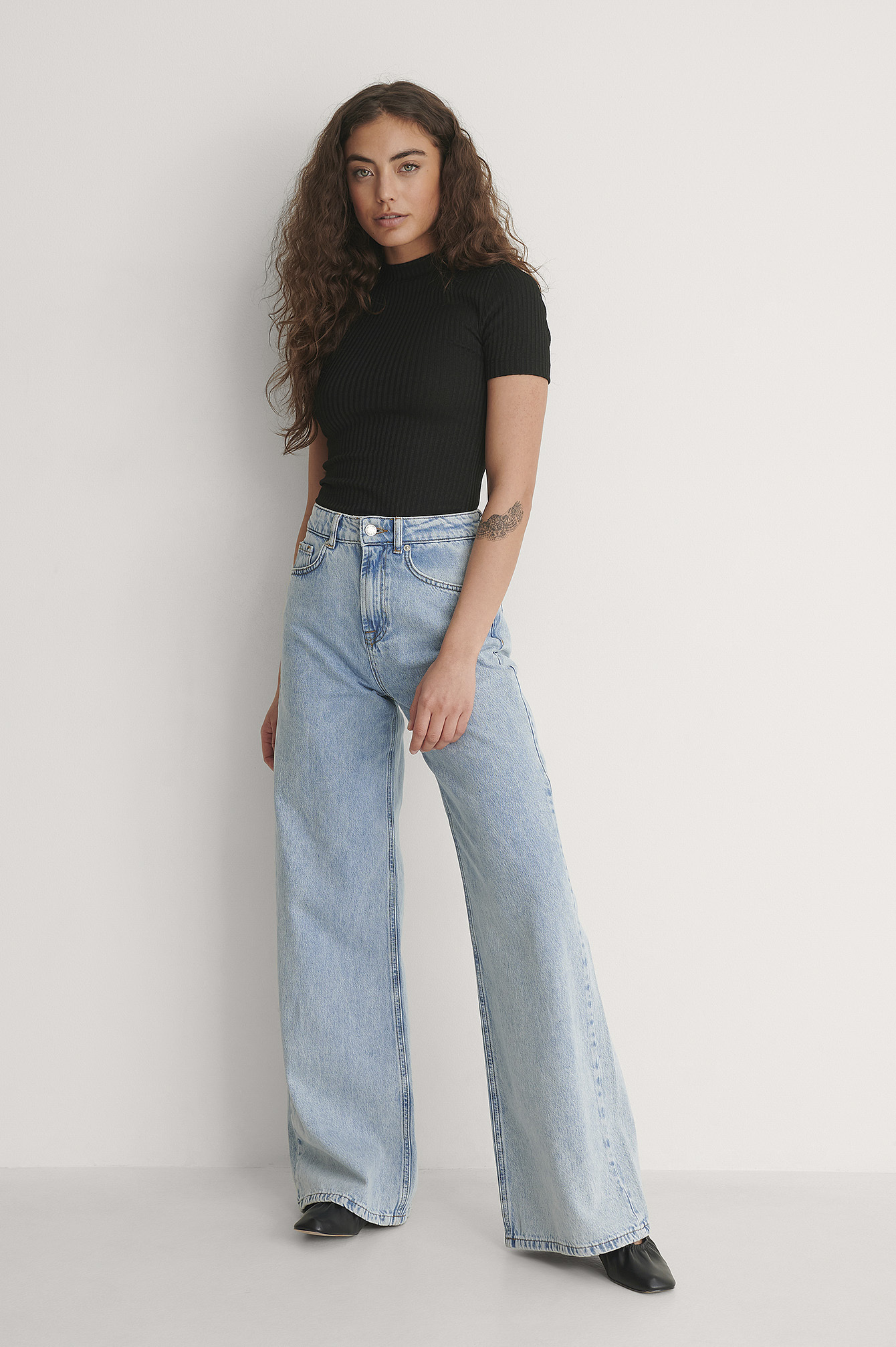 Round Neck Short Sleeve Top Black | na-kd.com