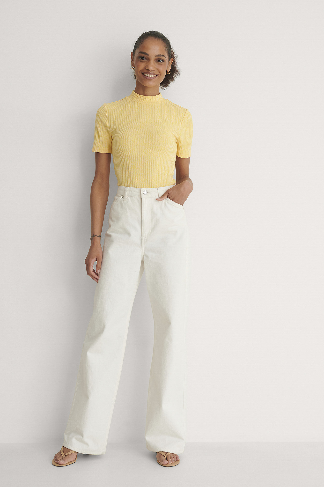 Round Neck Short Sleeve Top Yellow | na-kd.com
