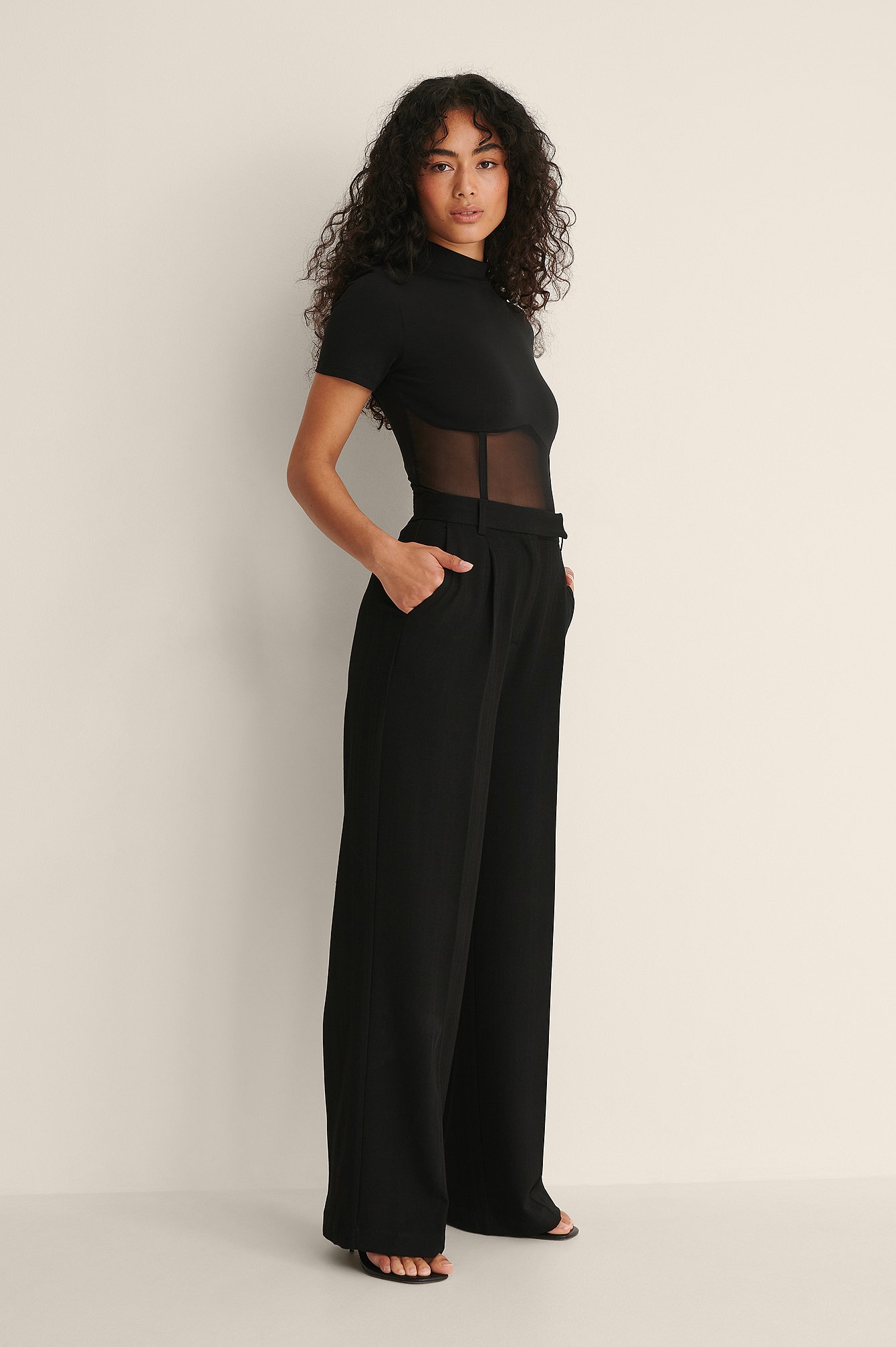 Croppad topp med meshdetaljer Svart | na-kd.com