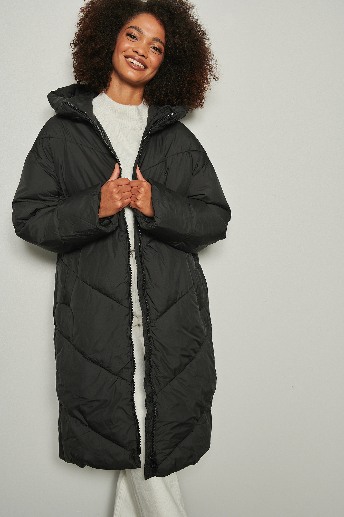 V Shape Long Padded Jacket Black | na-kd.com