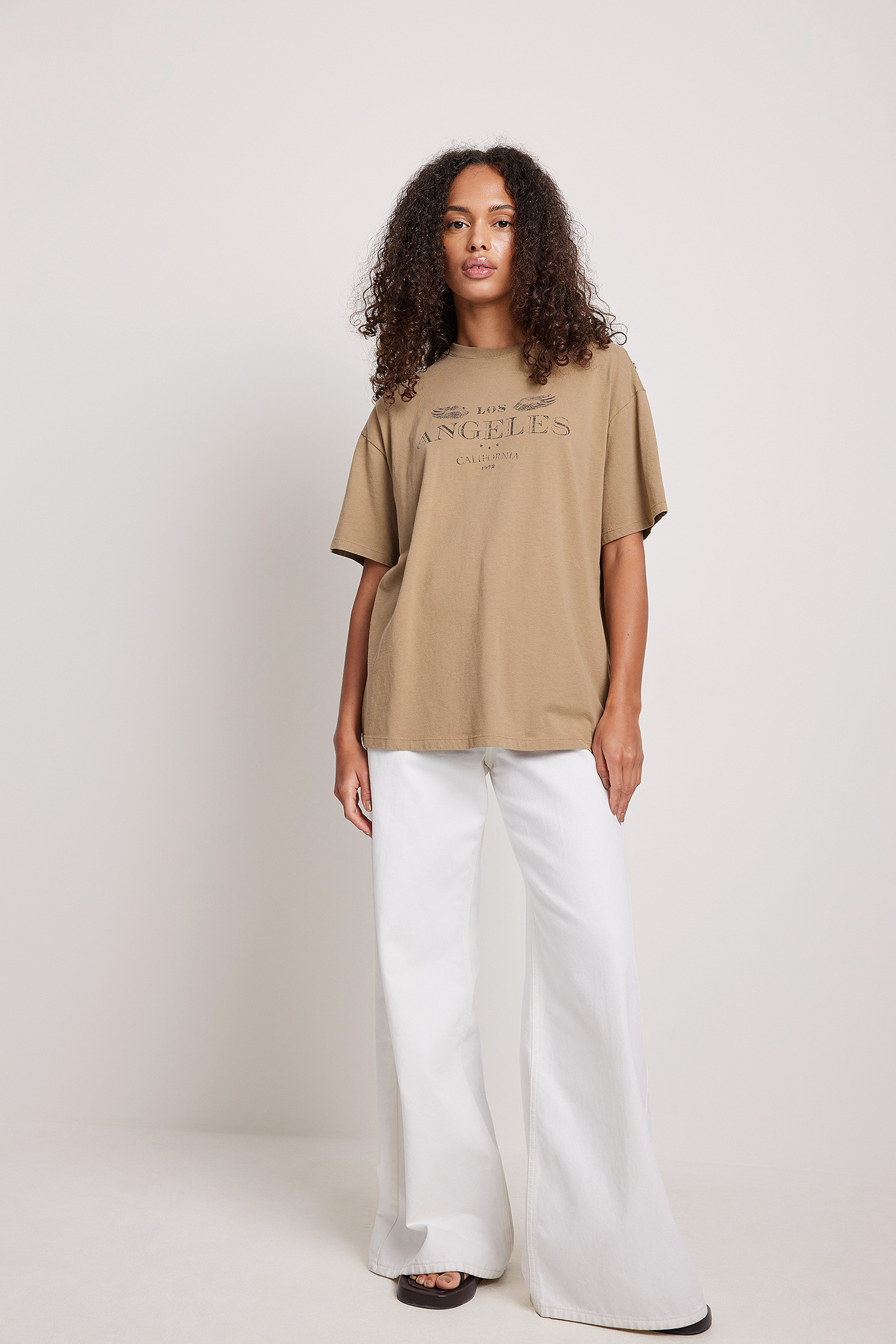 Los Angeles Oversized Tee Beige | na-kd.com