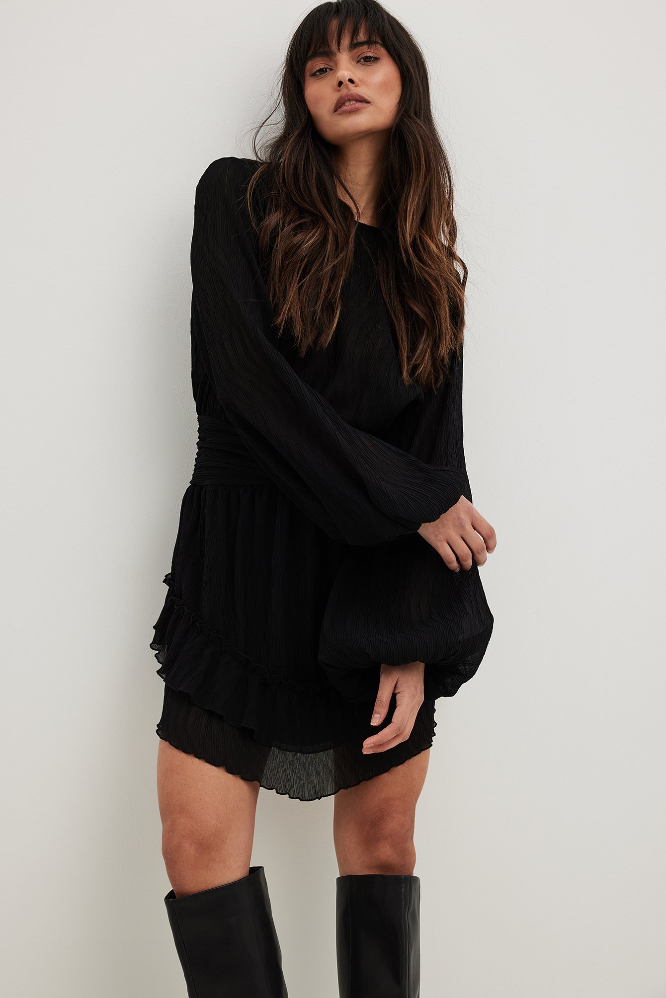 Structure Detail Mini Dress Black | NA-KD